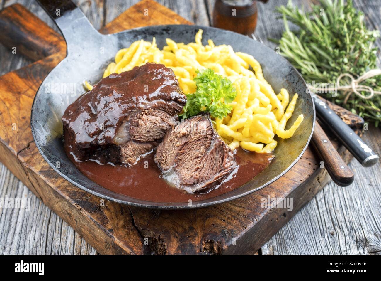 Beef cheek bourguignon hi-res stock photography and images - Alamy