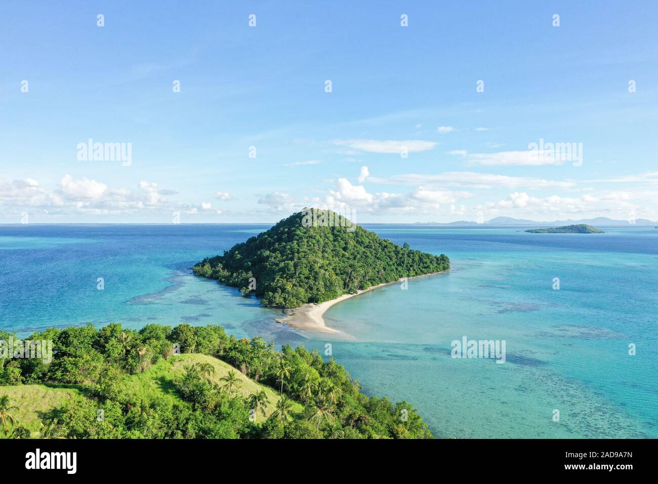 Aerial view of ocean, island and sea gypsy water village in Semporna ...