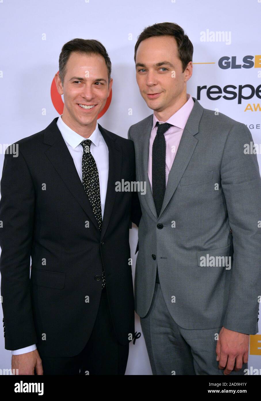 BEVERLY HILLS, CA. October 21, 2016: Actor Jim Parsons & partner Todd ...