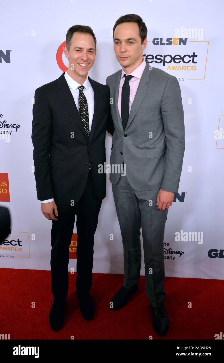 BEVERLY HILLS, CA. October 21, 2016: Actor Jim Parsons & partner Todd ...