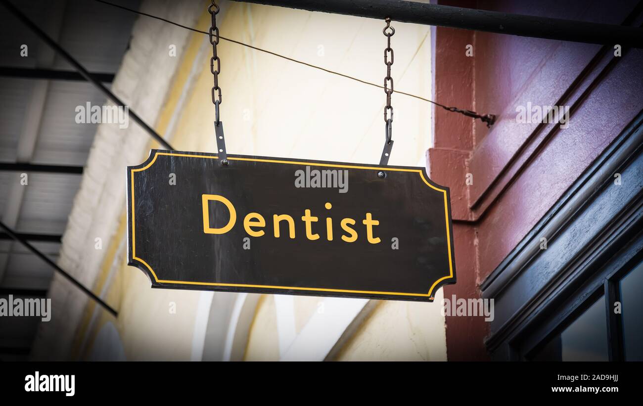 Street Sign to Dentist Stock Photo - Alamy