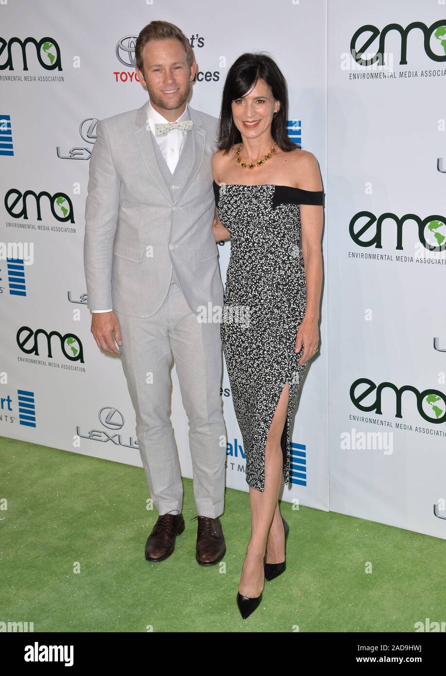 BURBANK, CA. October 22, 2016: Perrey Reeves & Aaron Endress-Fox at the ...