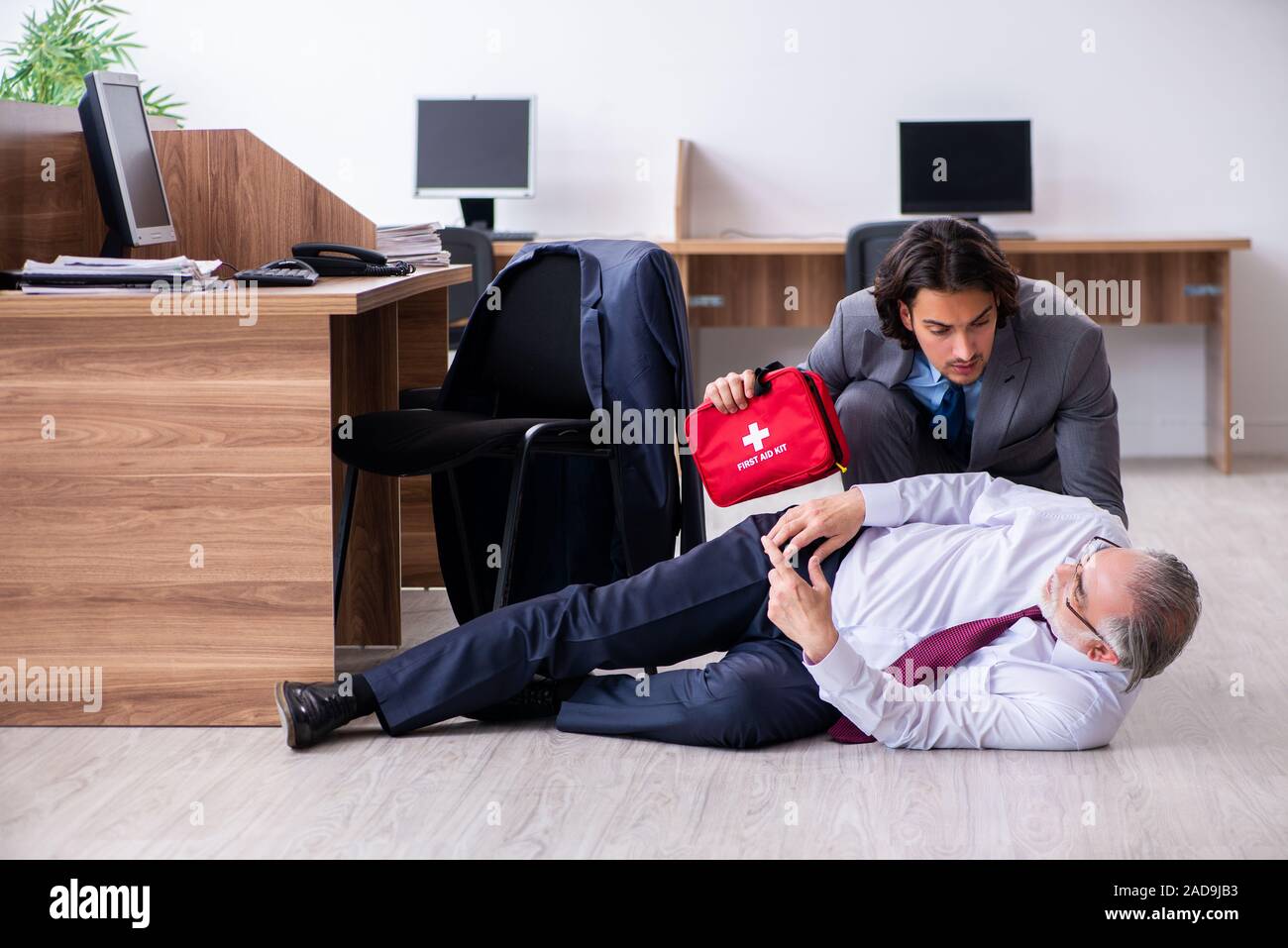Heart attack first aid office hi-res stock photography and images - Alamy