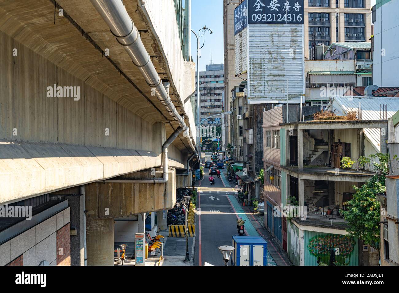 Taipei city traffic scene on Taipei bridge in sunny day, Taipei bridge ...