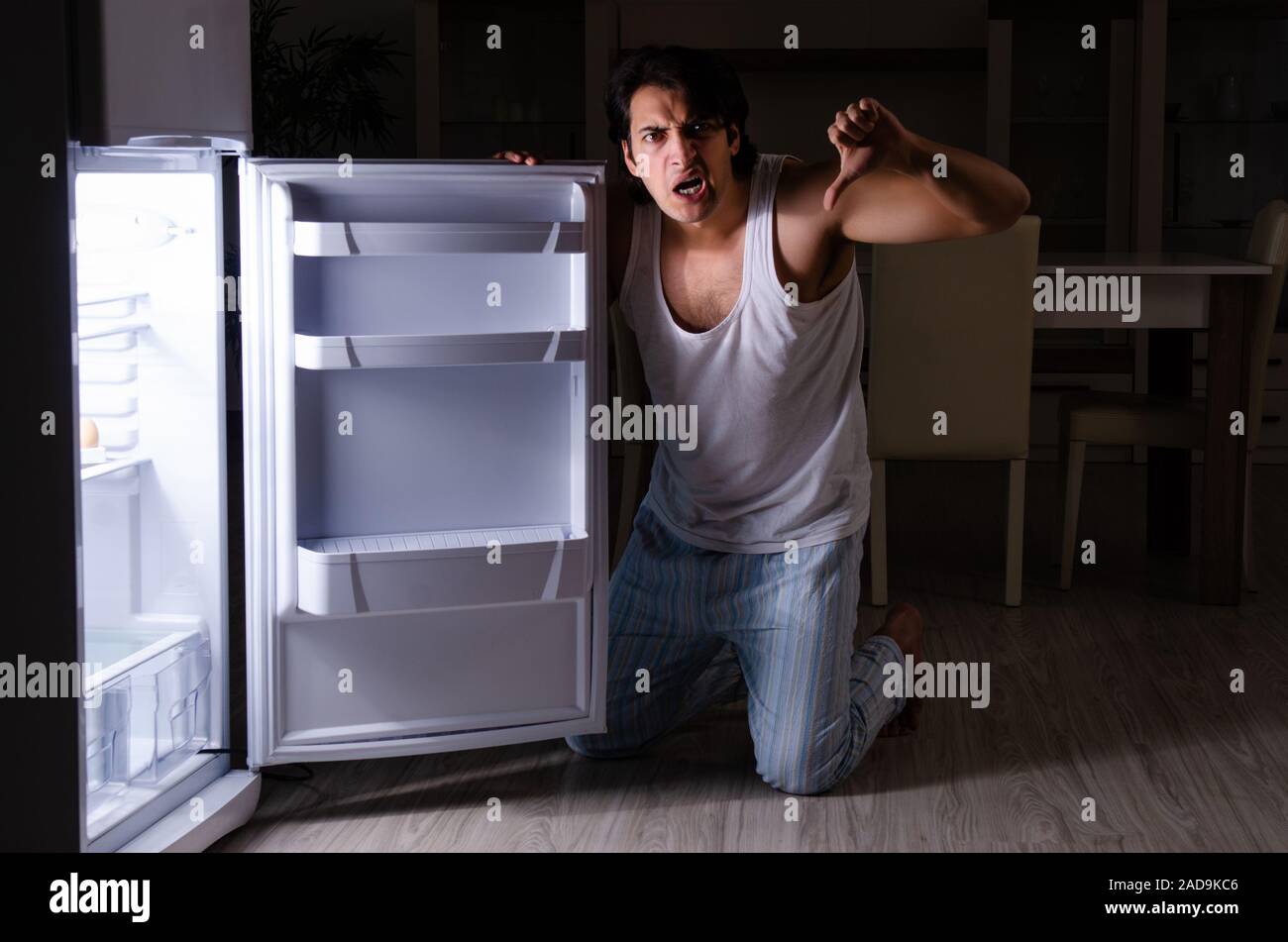 Breaking down door hi-res stock photography and images - Alamy