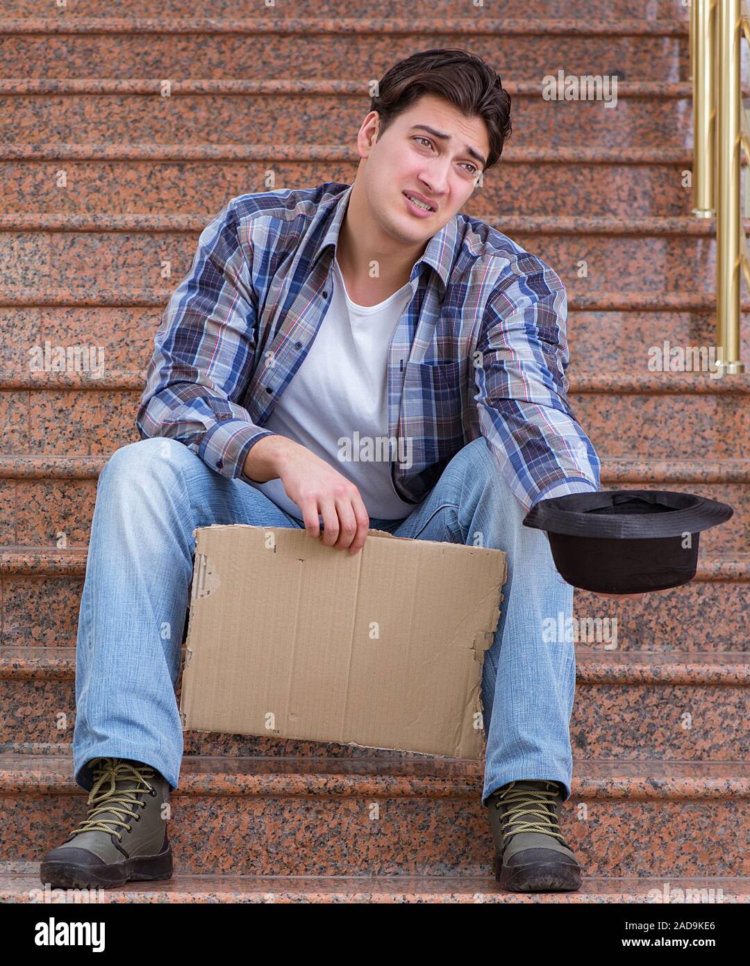 Begging note hi-res stock photography and images - Alamy