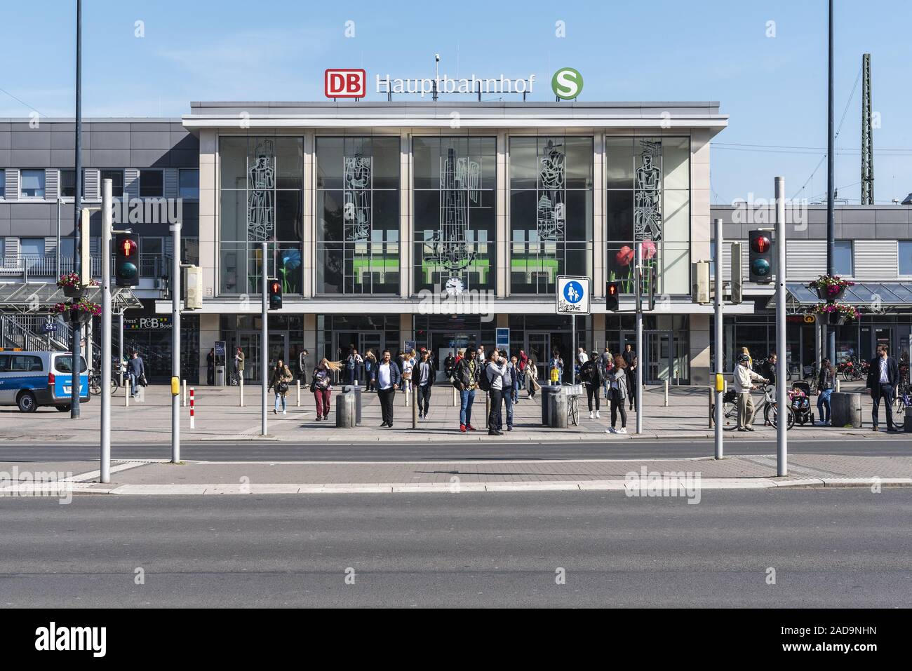 Dortmund railway station hi-res stock photography and images - Alamy