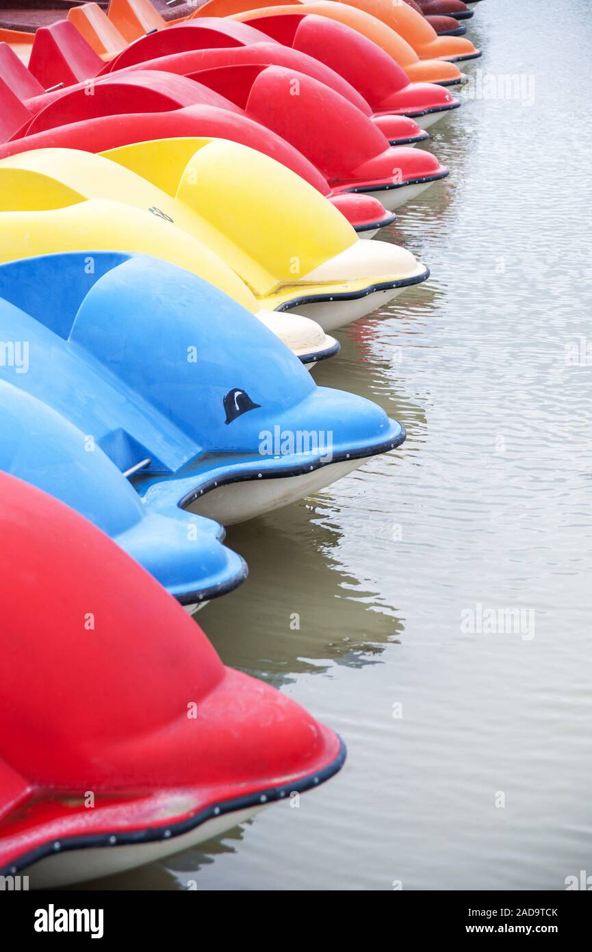 Boats shape hi-res stock photography and images - Alamy