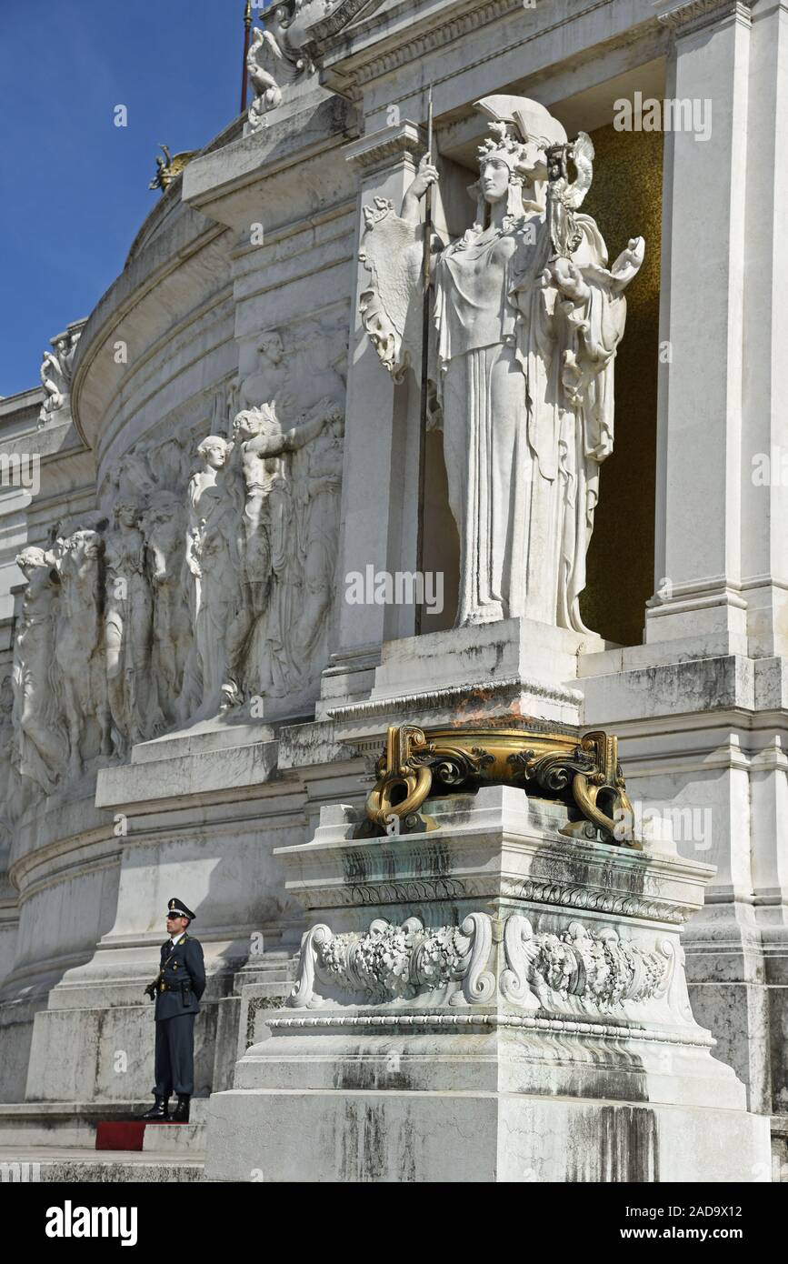 tomb of the unknown soldier, national monument, Piazza Venezia square ...