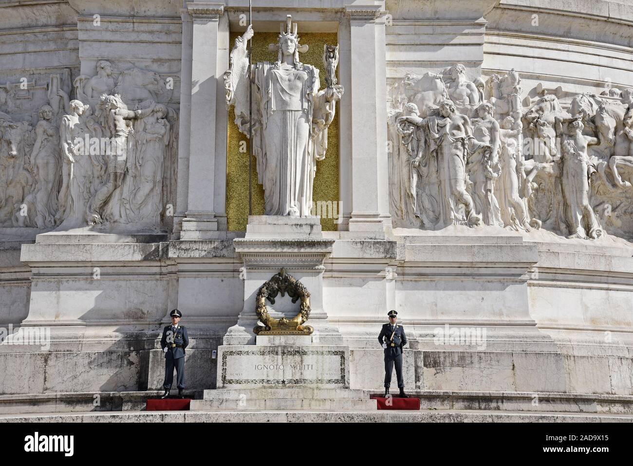 tomb of the unknown soldier, national monument, Piazza Venezia square ...