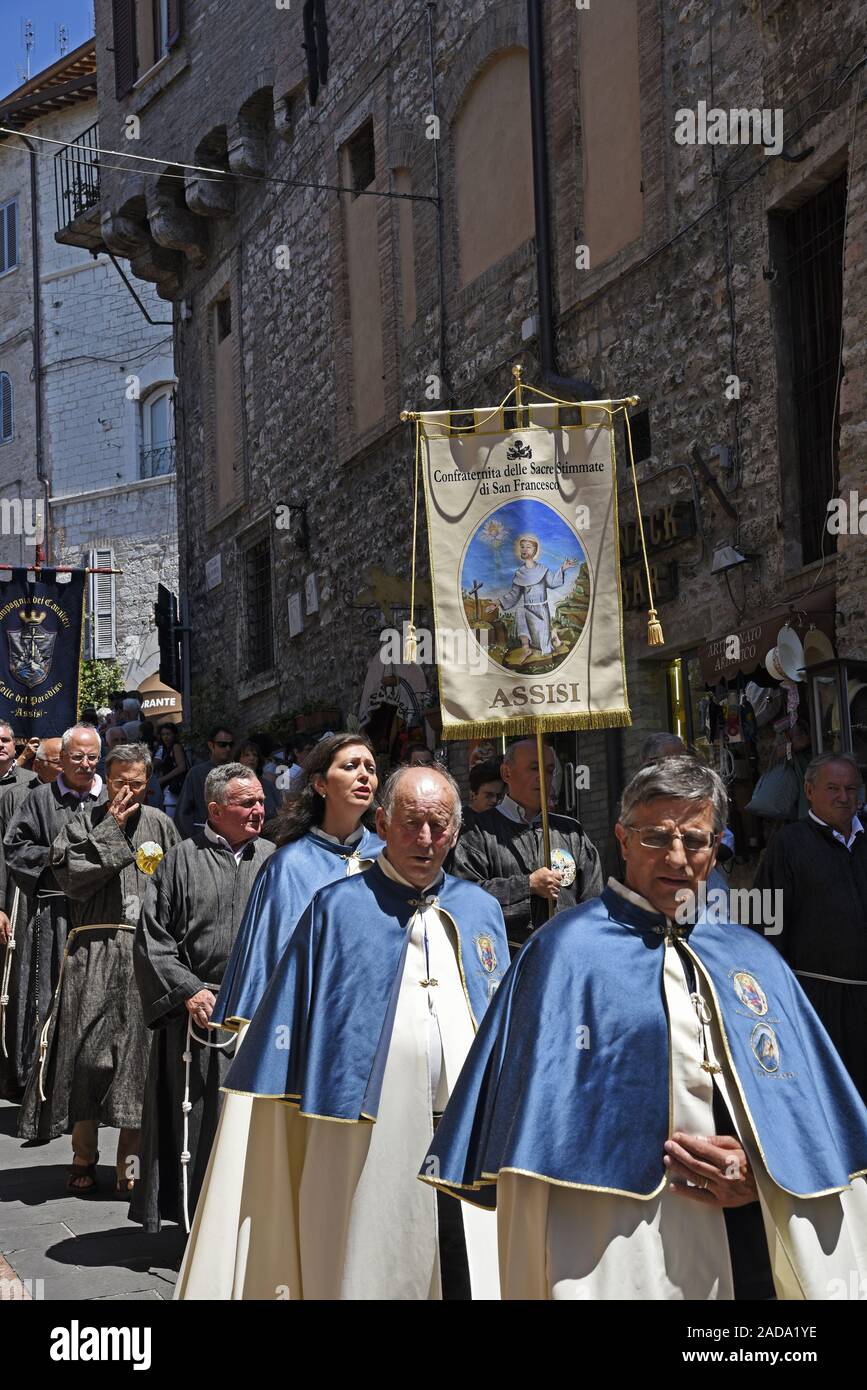 Christian procession hi-res stock photography and images - Alamy