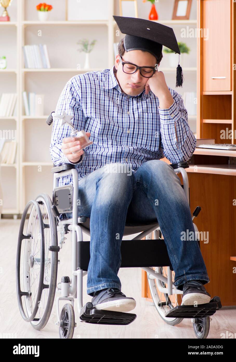 Disabled student test hi-res stock photography and images - Alamy