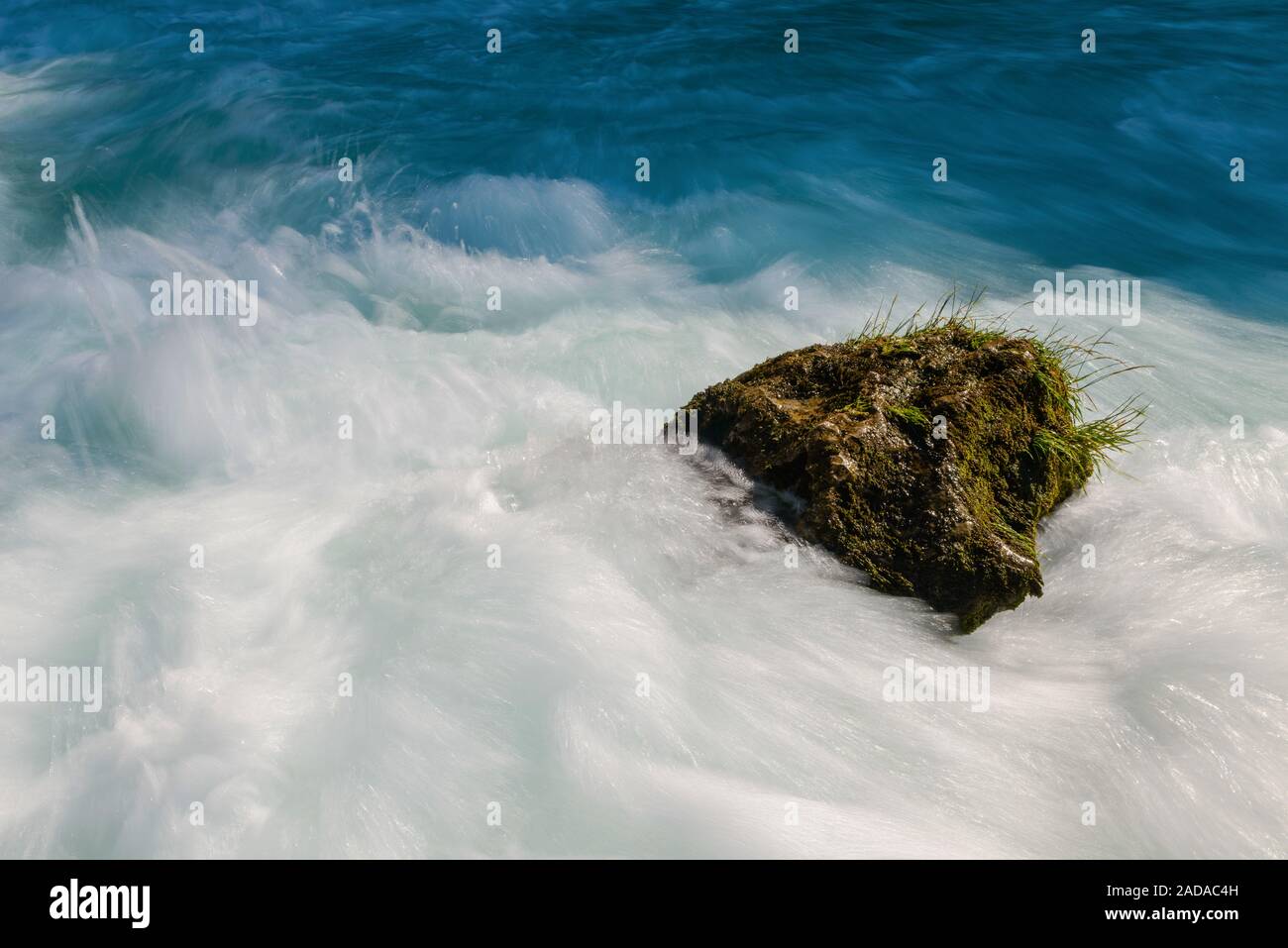 Stone in the river hi-res stock photography and images - Alamy