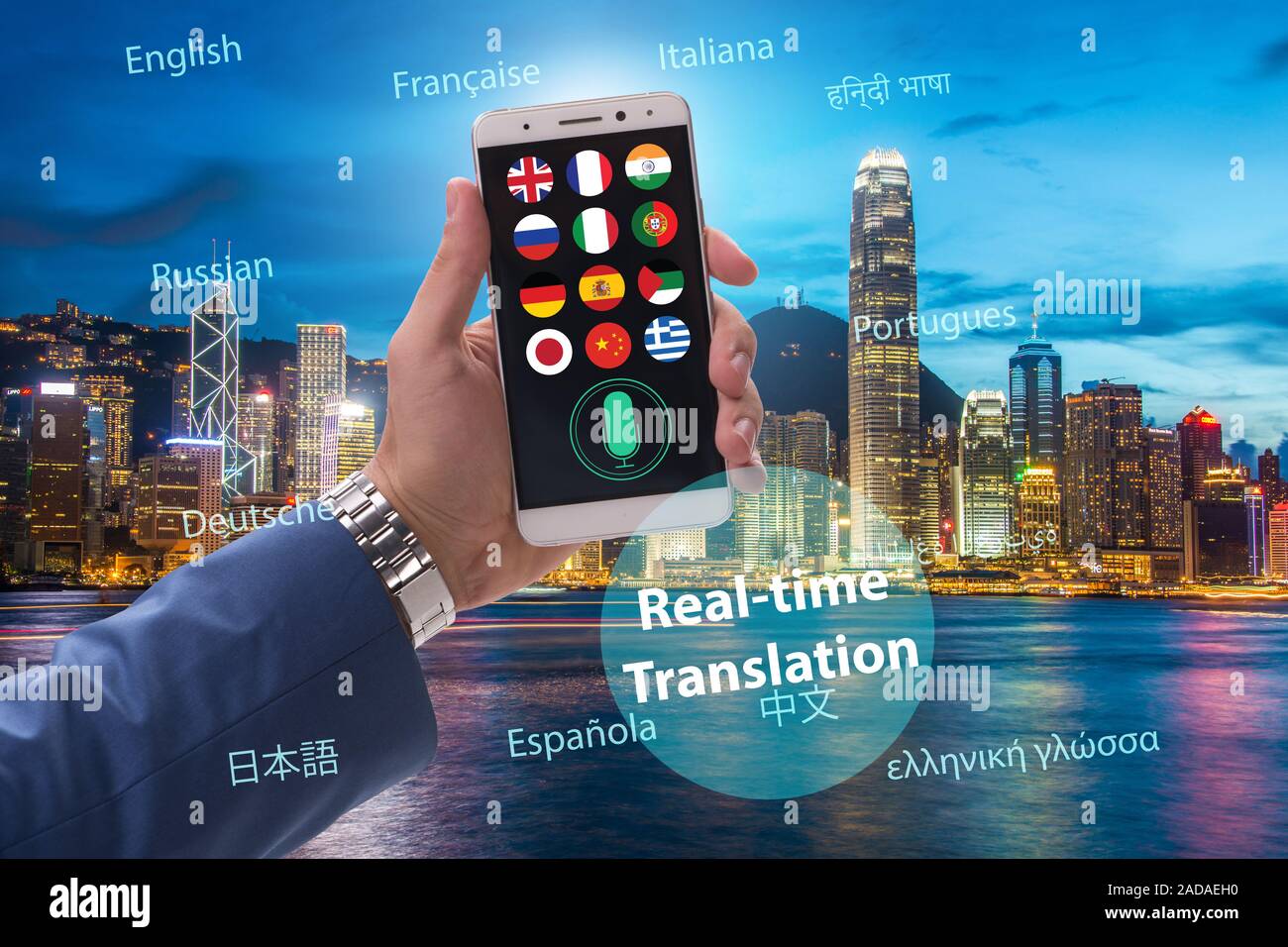 Concept of real time translation with smartphone app Stock Photo - Alamy