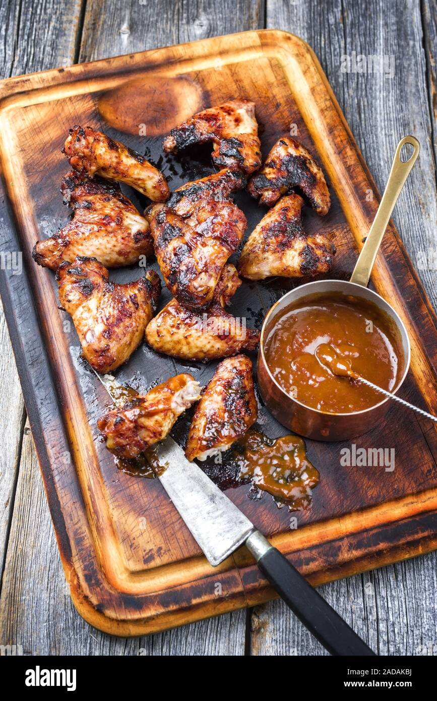 Chicken wings top view hi-res stock photography and images - Alamy