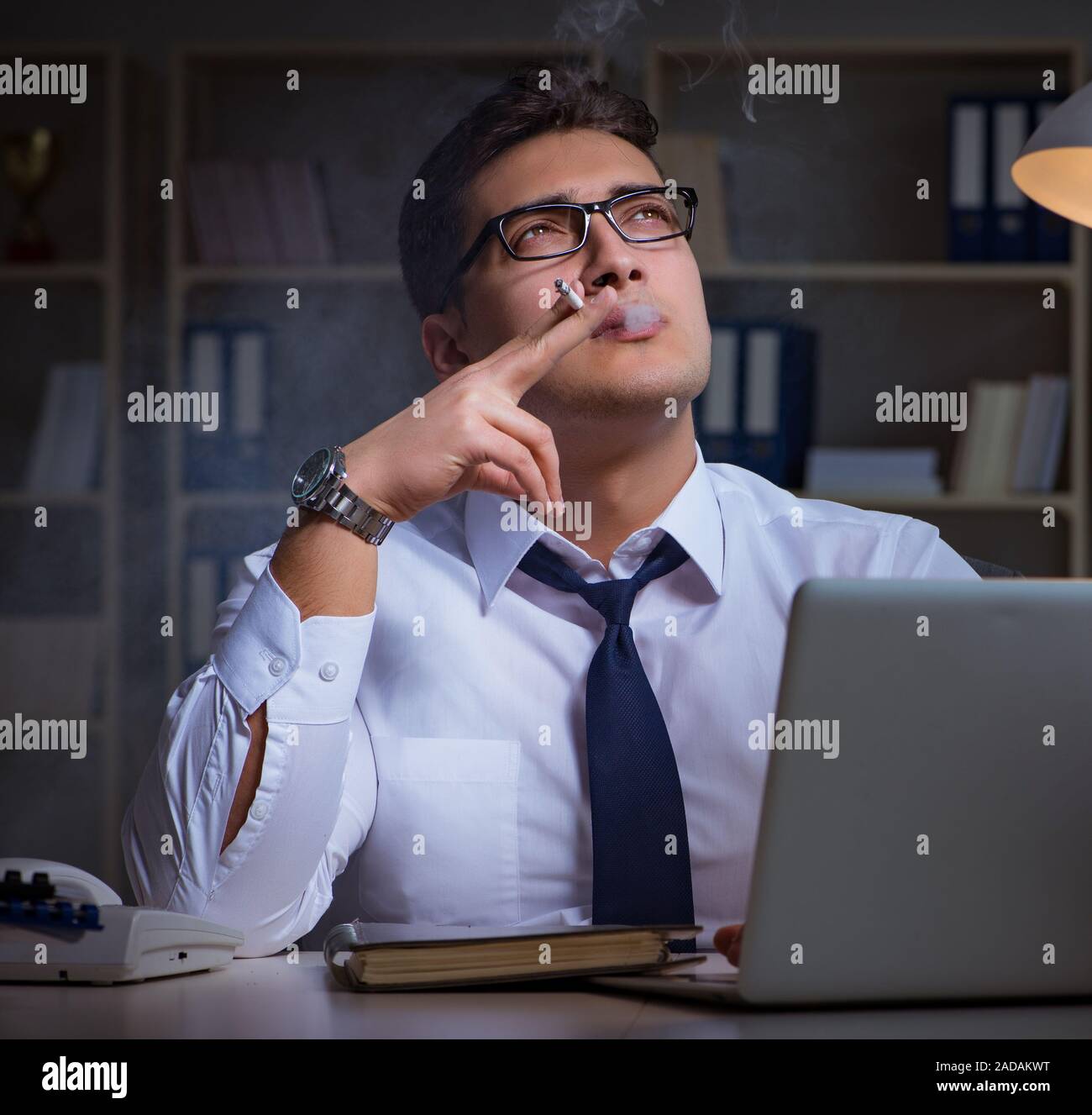 No smoking in office hi-res stock photography and images - Alamy