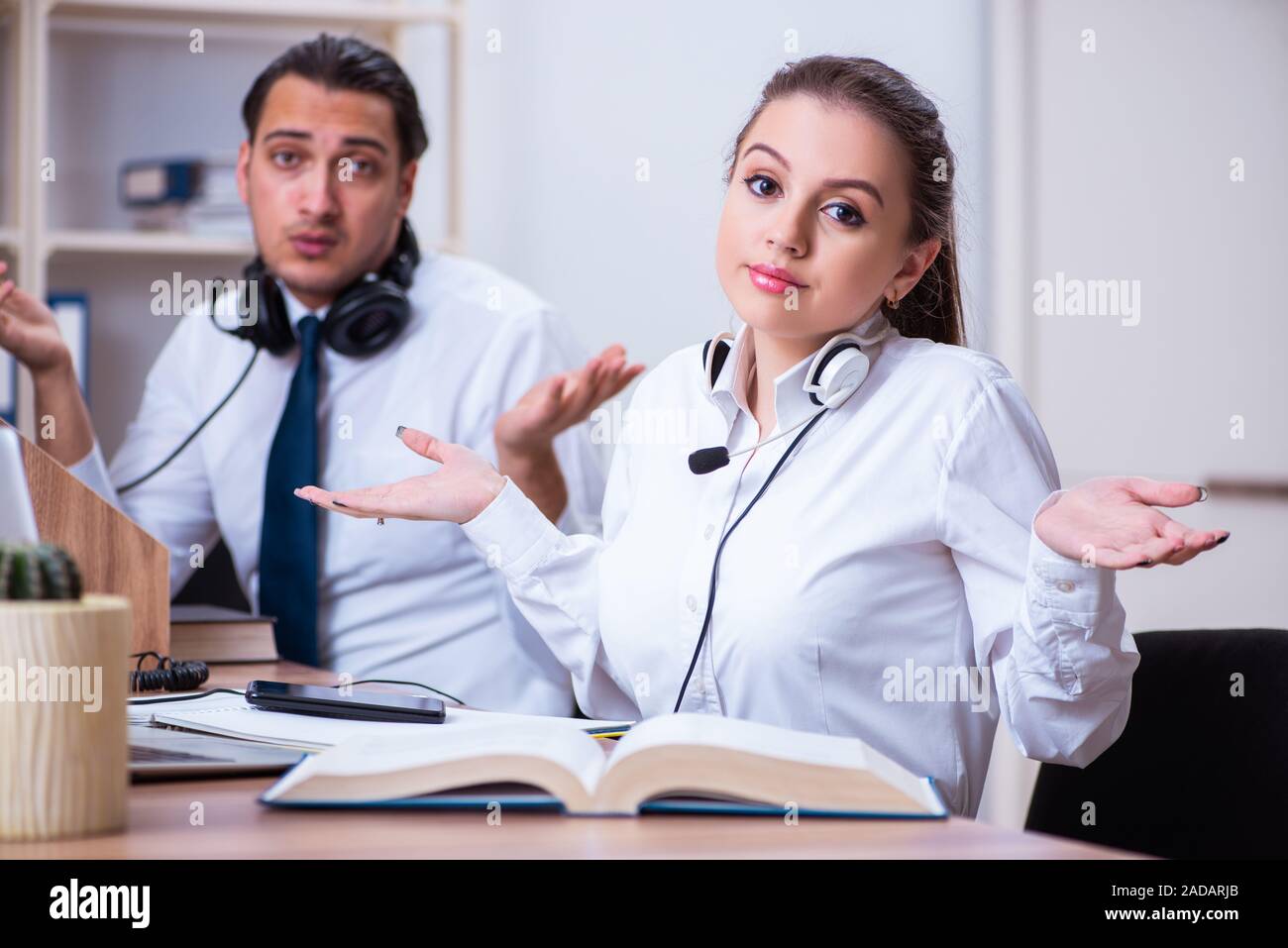Computer operators in office hi-res stock photography and images - Alamy