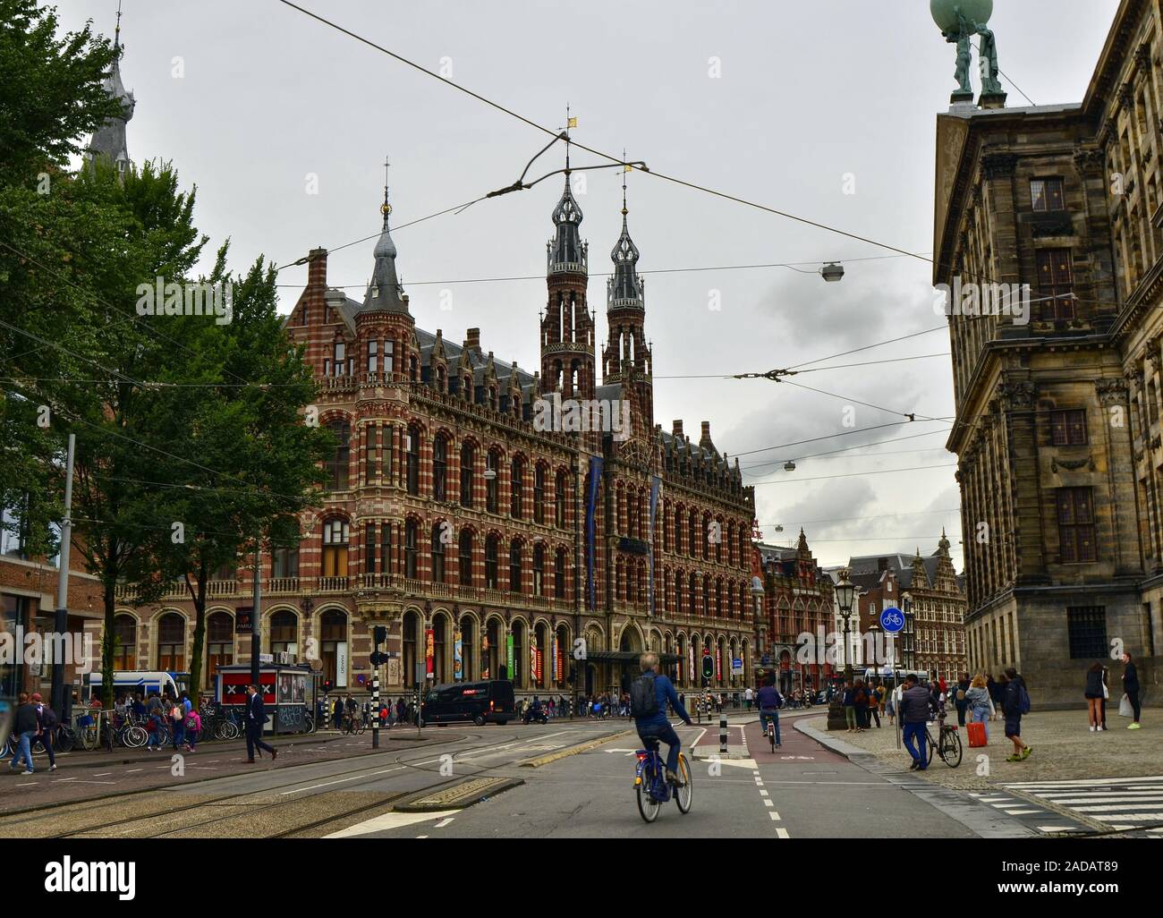 Touristic plaza gothic building architecture hi-res stock photography ...