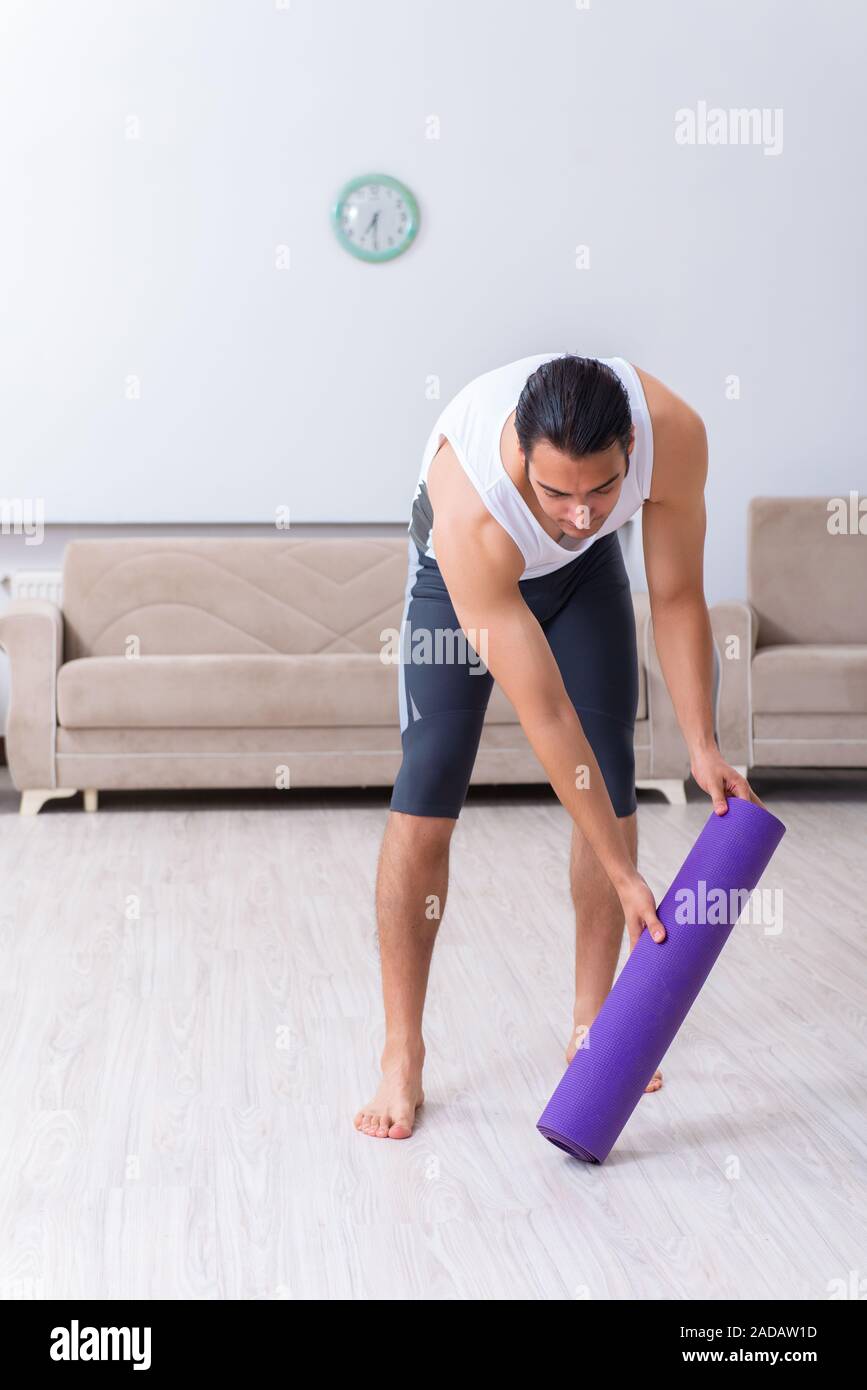 Young man training and exer hi-res stock photography and images - Alamy