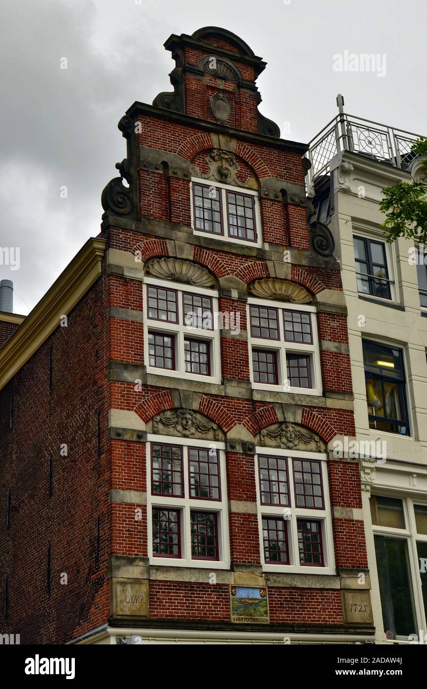Dutch House Red Brick High Resolution Stock Photography and Images - Alamy