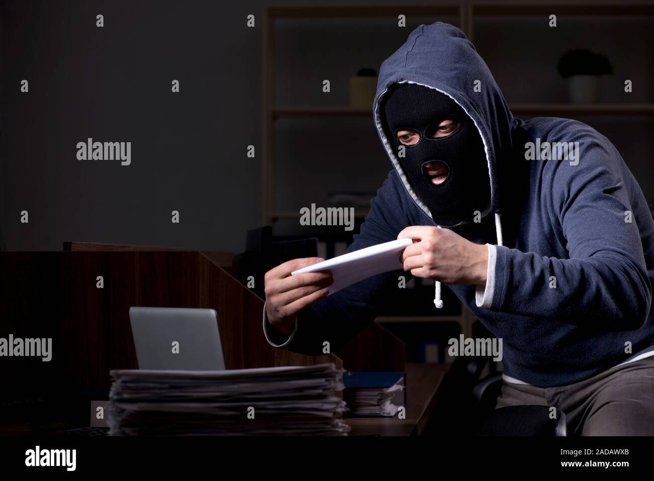 Thief night run hi-res stock photography and images - Alamy