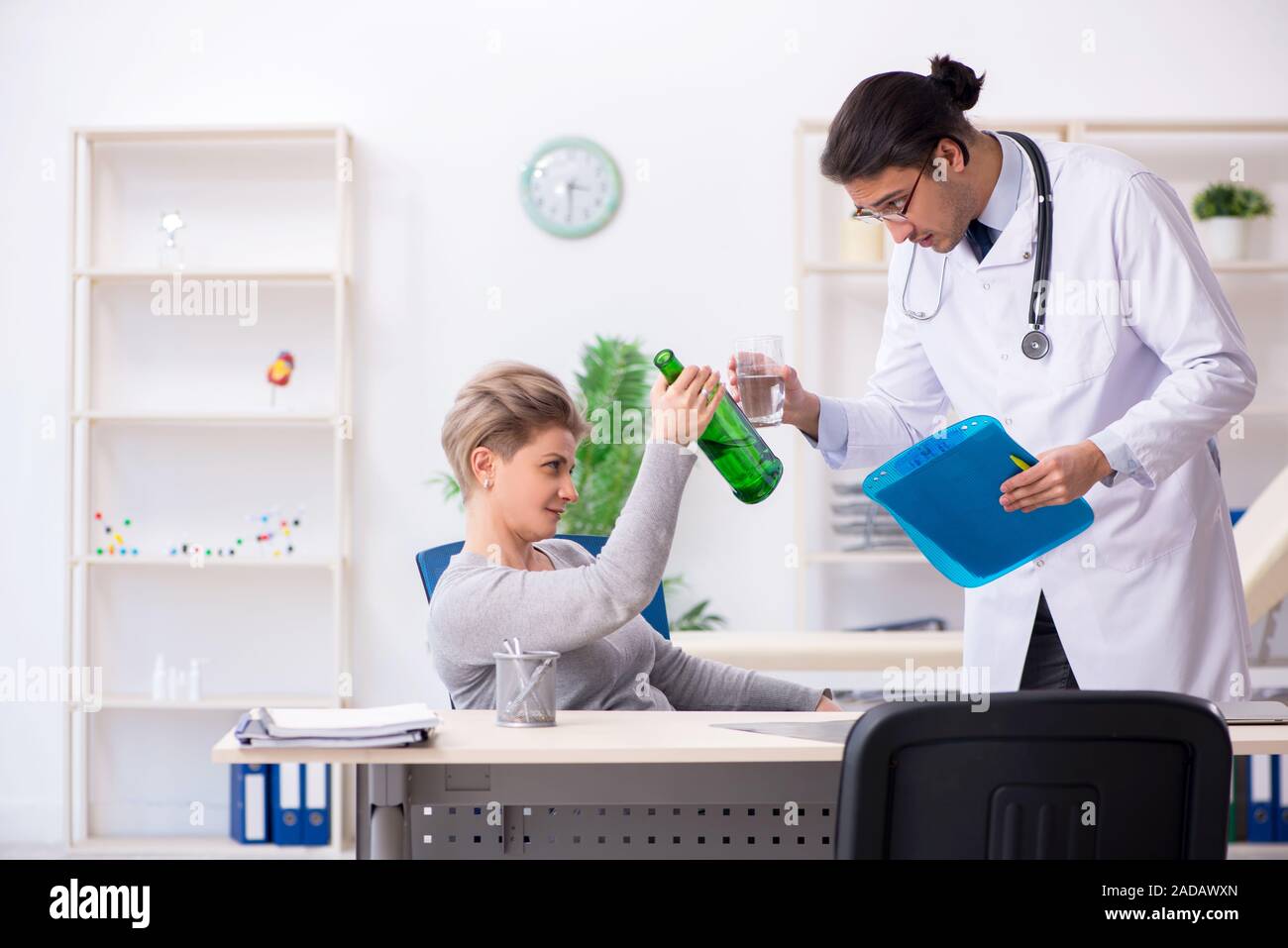 Alcoholic patient hospital hi-res stock photography and images - Alamy