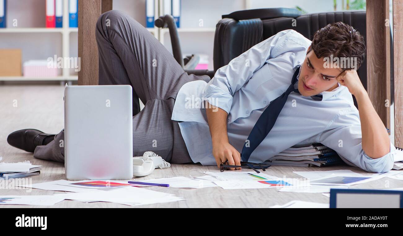 Bankrupt Businessman angry in the office floor Stock Photo - Alamy
