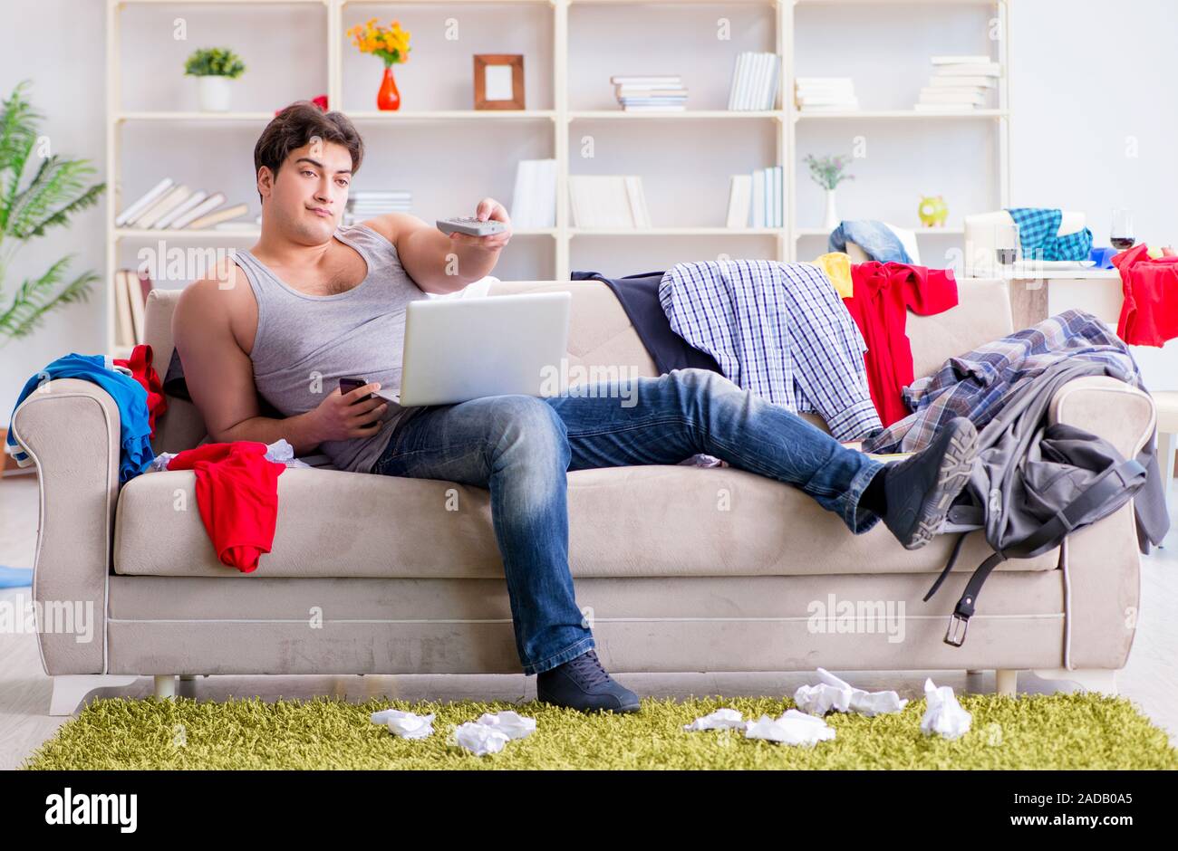 Man messy office clothes hi-res stock photography and images - Alamy
