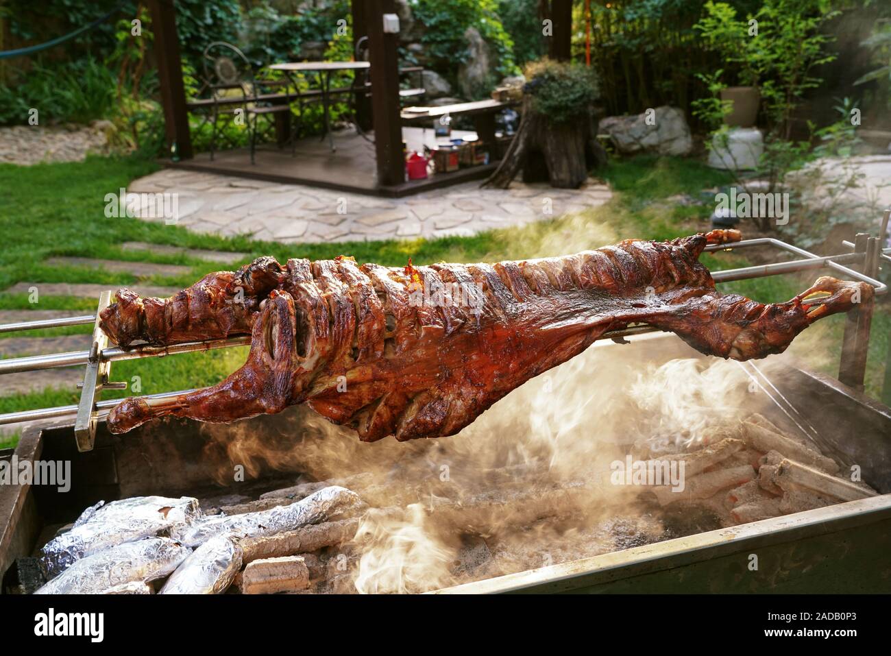 Roast Whole Lamb Stock Photo - Alamy