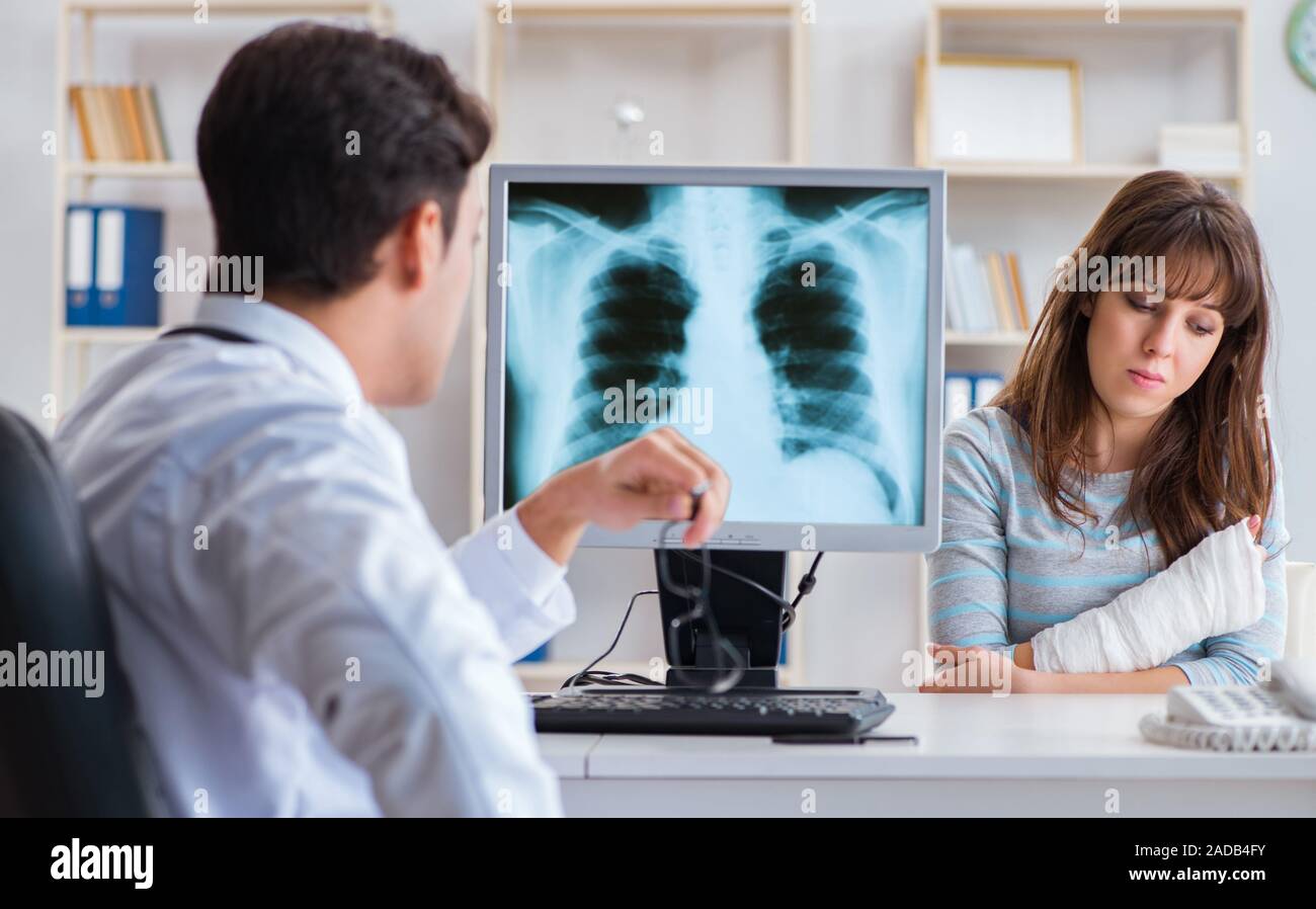 Young woman visiting radiologist for x-ray exam Stock Photo - Alamy