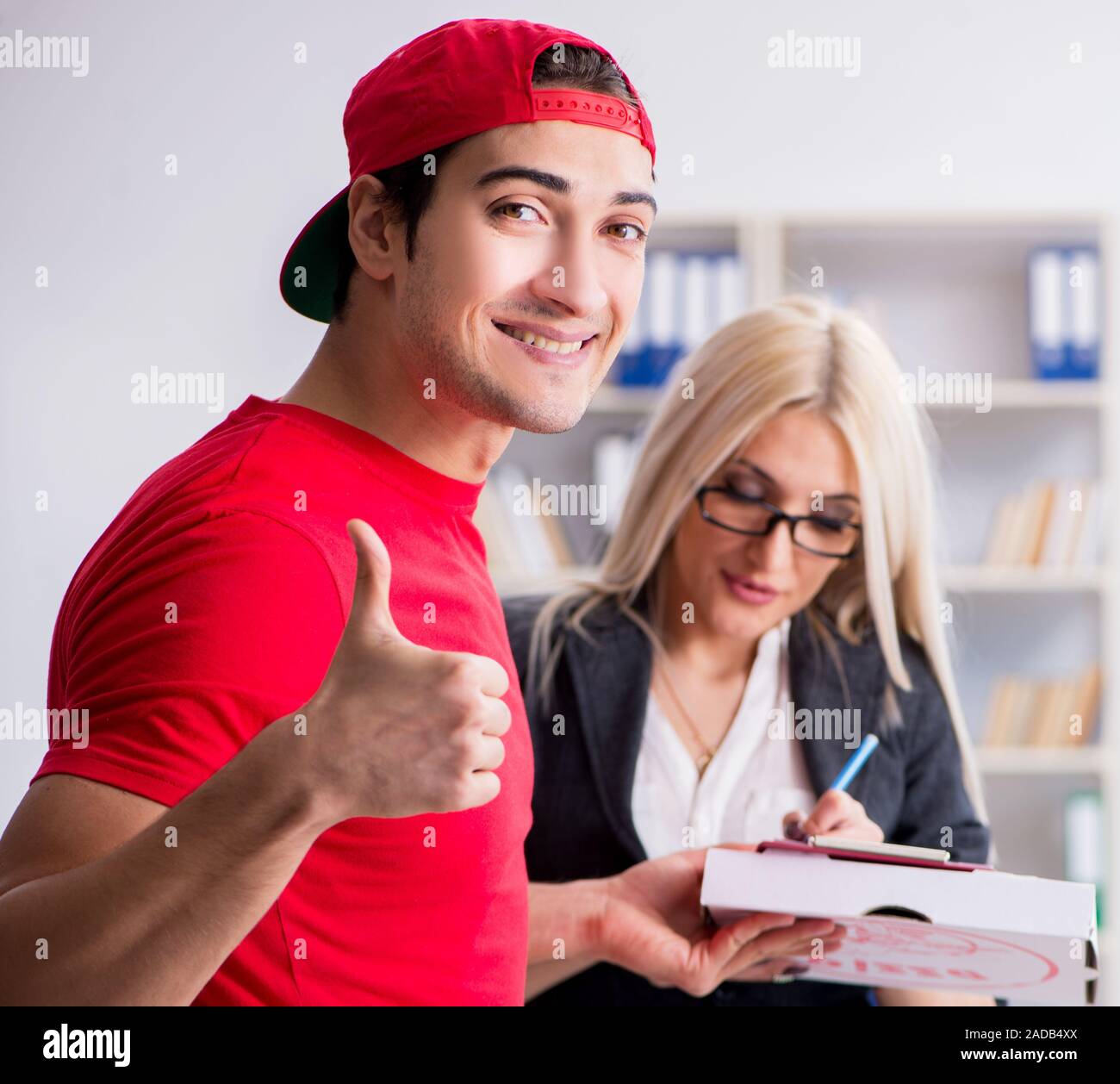 Mail cou hi-res stock photography and images - Alamy