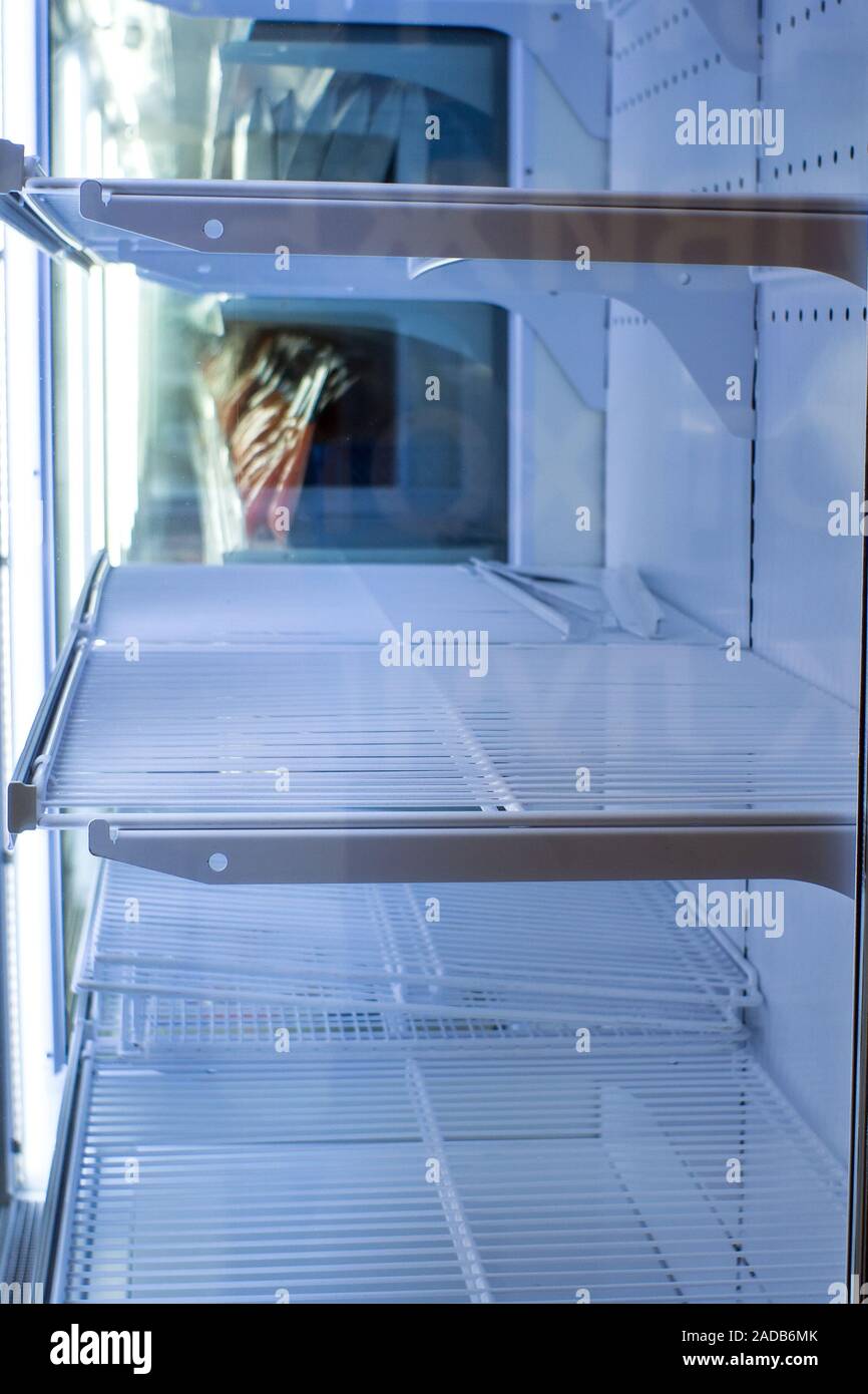 Supermarket fridge doors hi-res stock photography and images - Alamy
