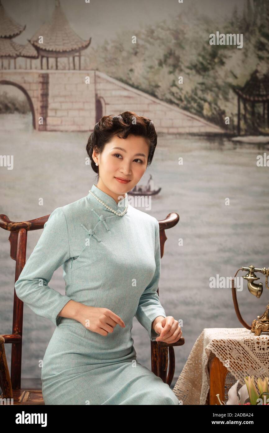 Cheongsam chinese 1920s hi-res stock photography and images - Alamy