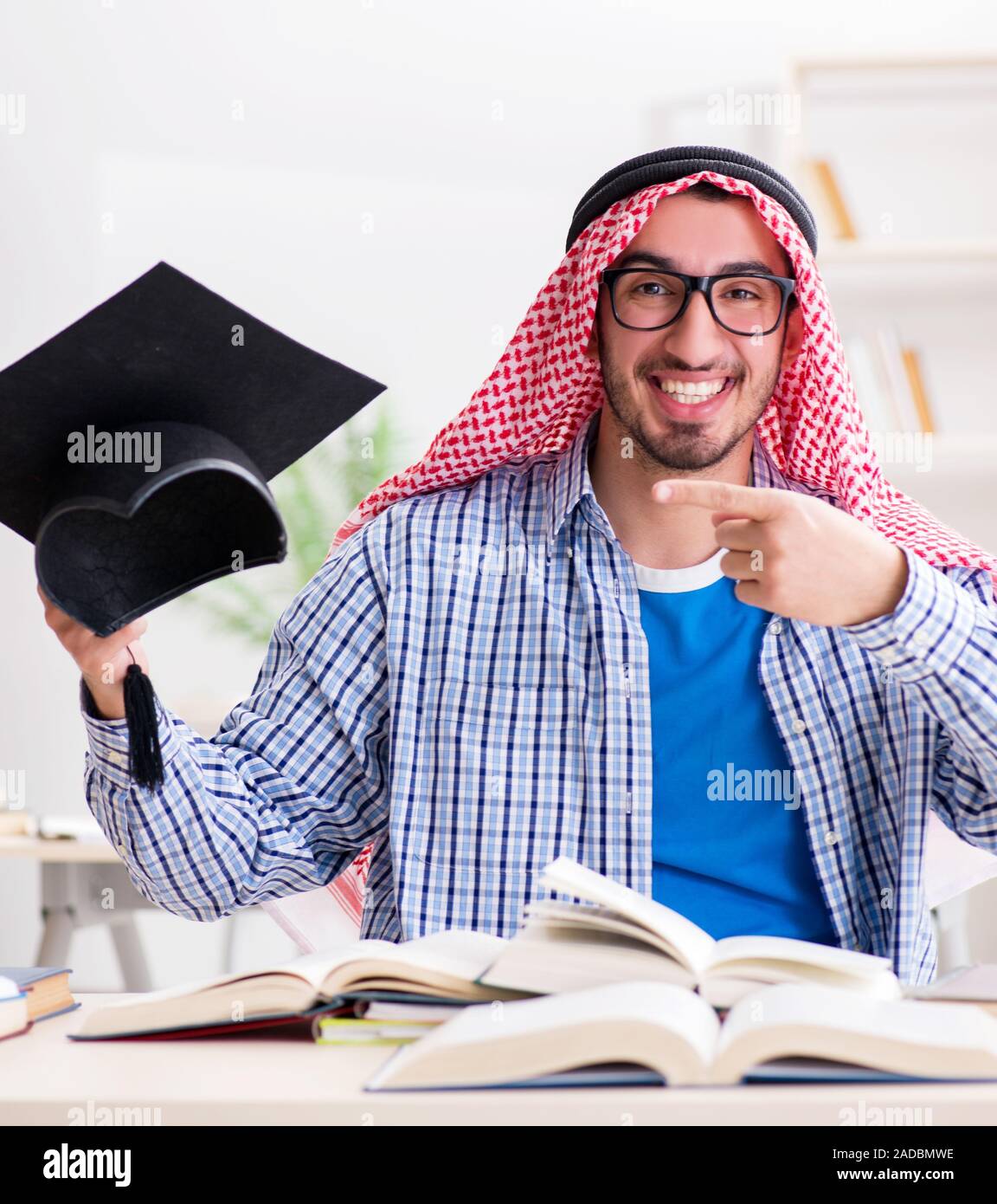 Student graduation arab hi-res stock photography and images - Alamy