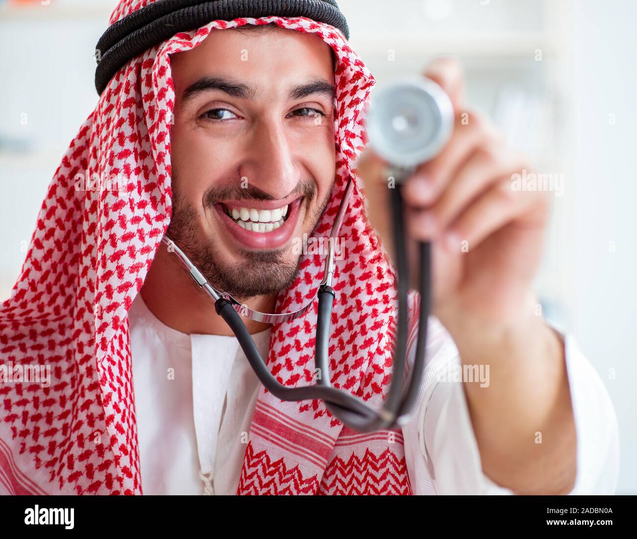 Saudi doctor hospital hi-res stock photography and images - Alamy