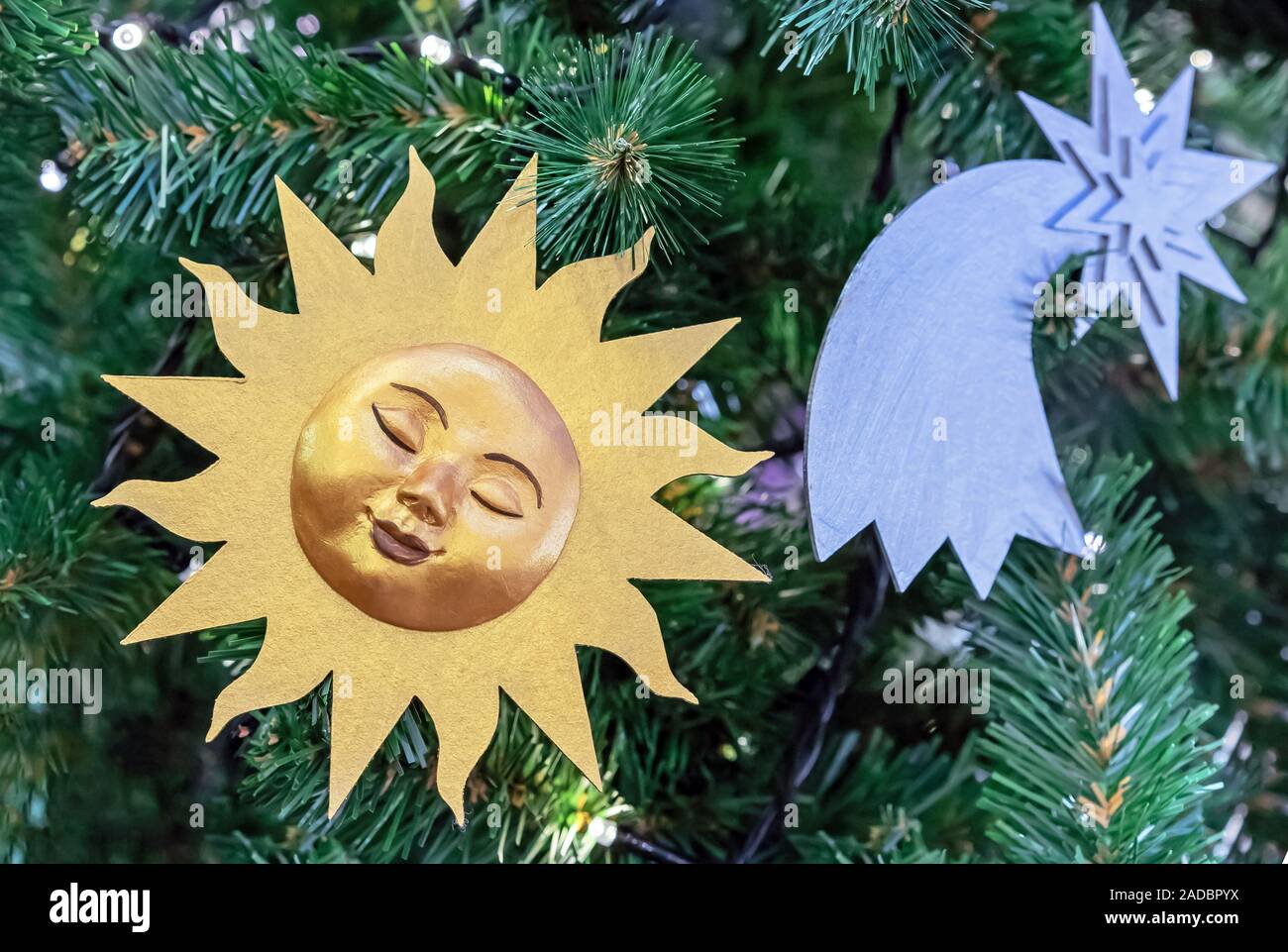 Golden sun symbol hi-res stock photography and images - Alamy
