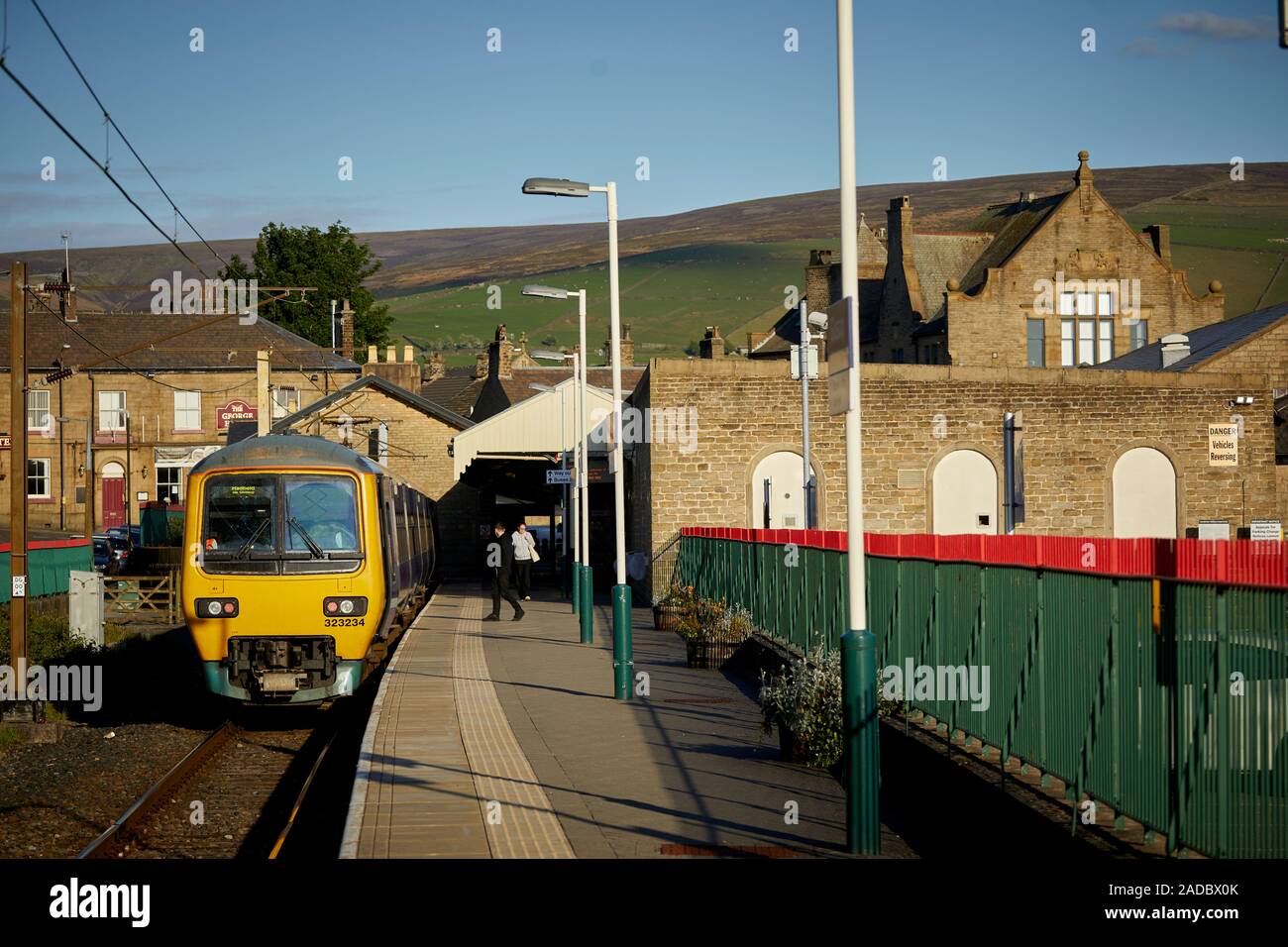 Glossop train railway station hi-res stock photography and images - Alamy
