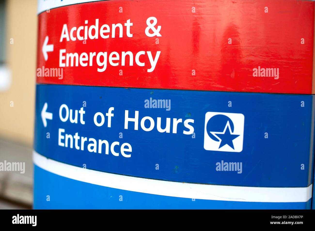A&E sign. Close-up of a sign directing people to the A&E (Accident and ...