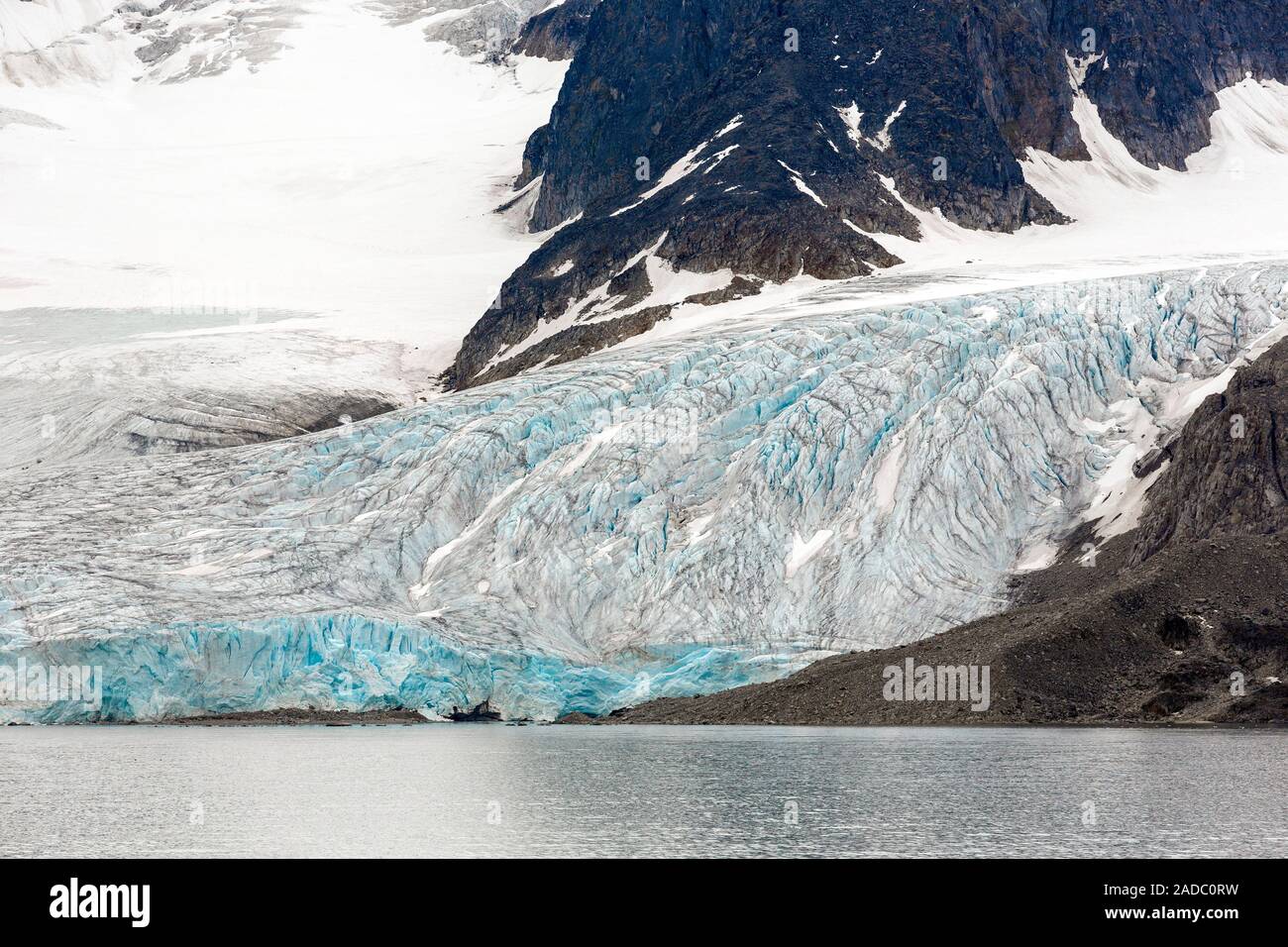 This is Portierbreen glacier, which terminates in Raudfjorden ...
