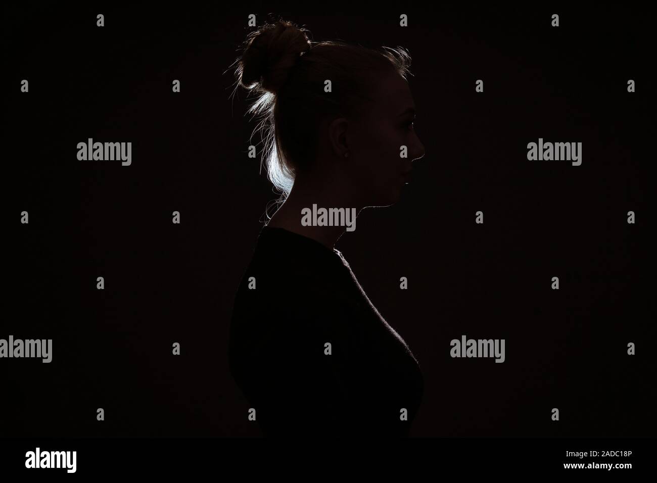 Back view silhouette woman hi-res stock photography and images - Alamy