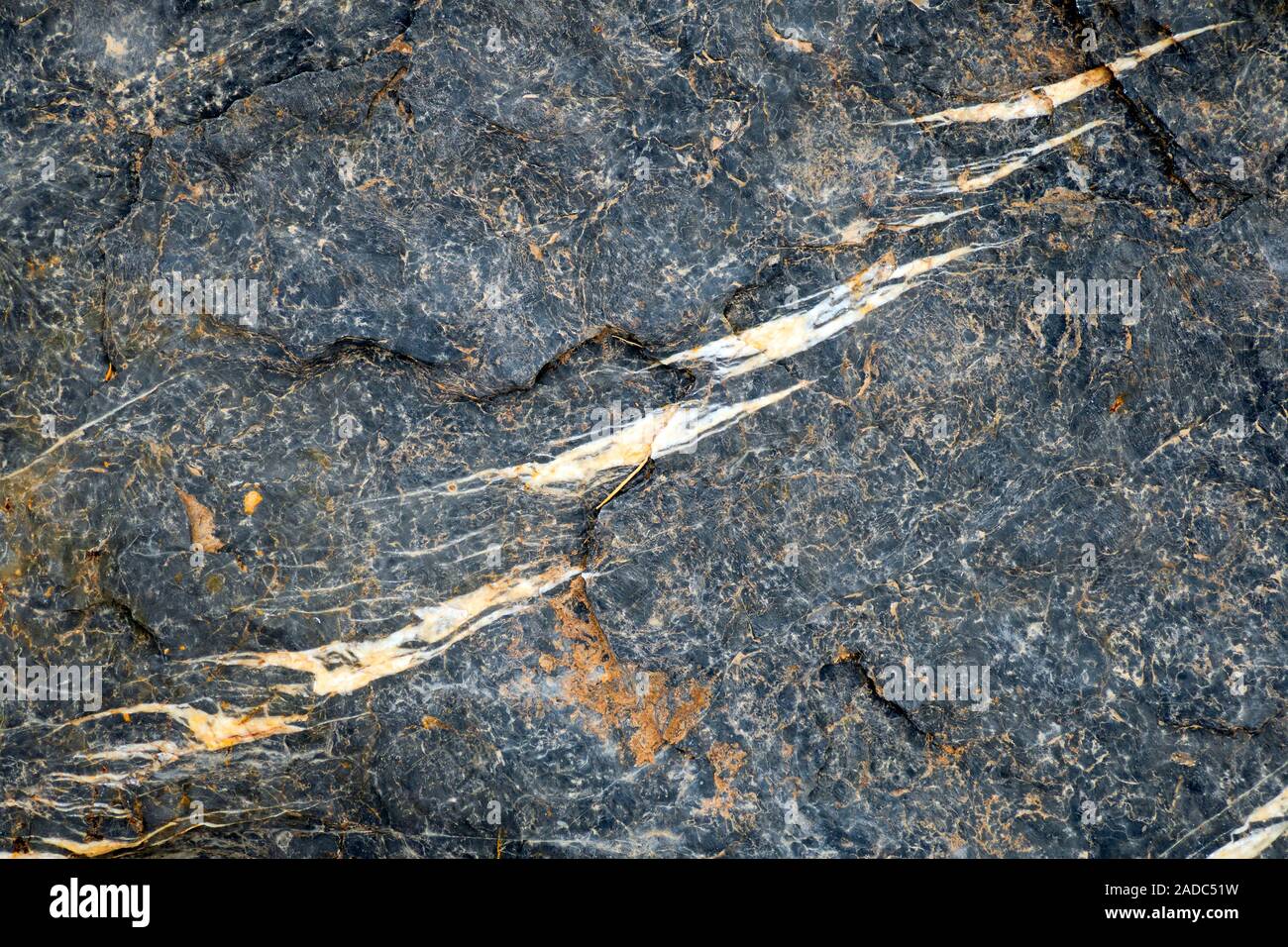 En echelon veins are parallel oriented structural features in rocks ...