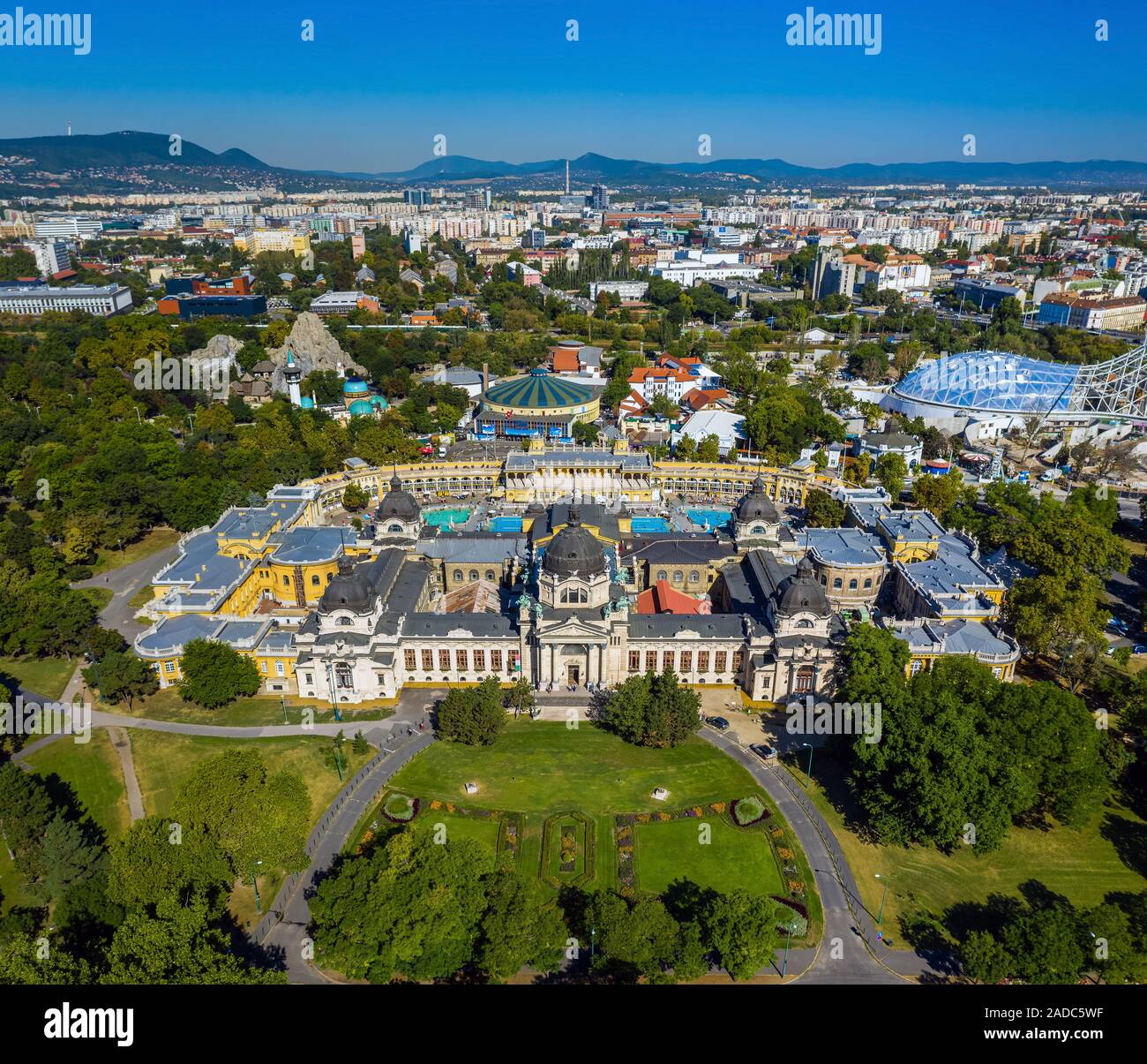 Budapest zoo hi-res stock photography and images - Alamy
