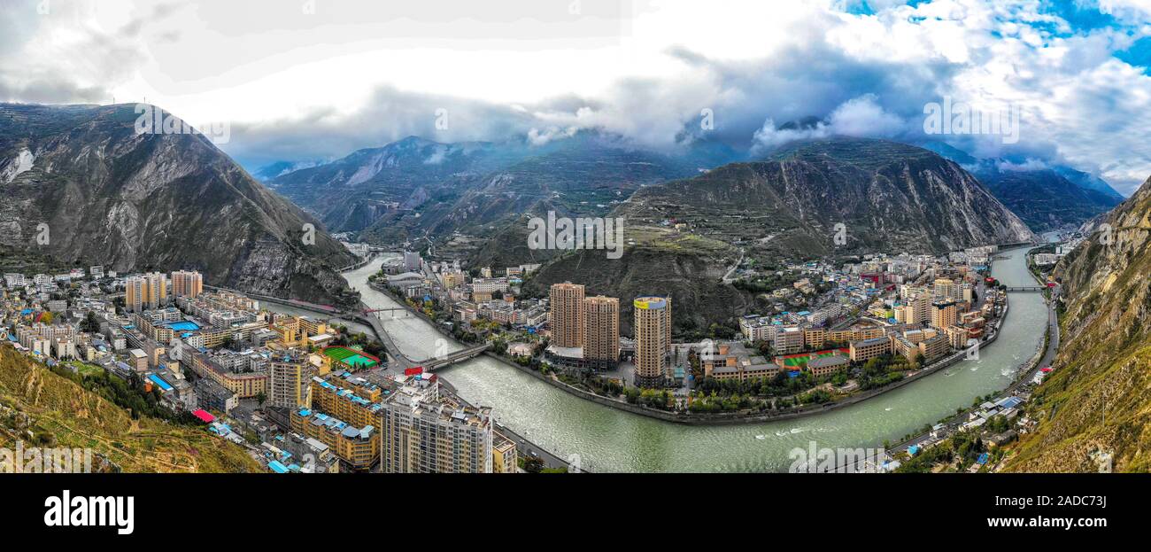 Wenchuan, sichuan province building scenery Stock Photo - Alamy