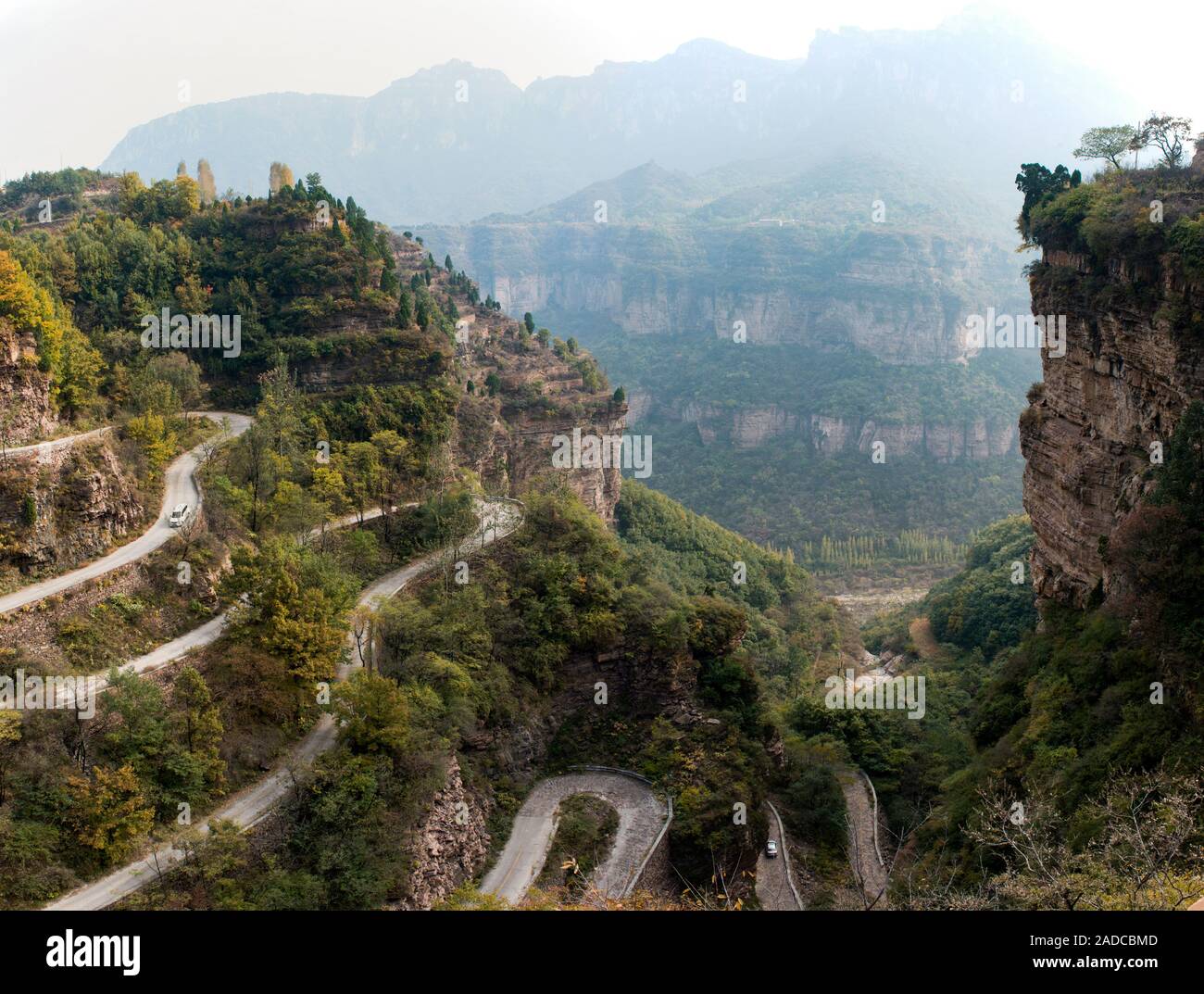 Henan linzhou city grand canyon switchbacks Stock Photo - Alamy