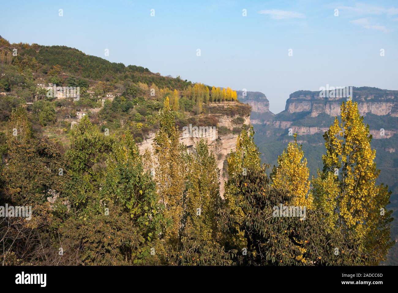 Henan linzhou city grand canyon switchbacks Stock Photo - Alamy