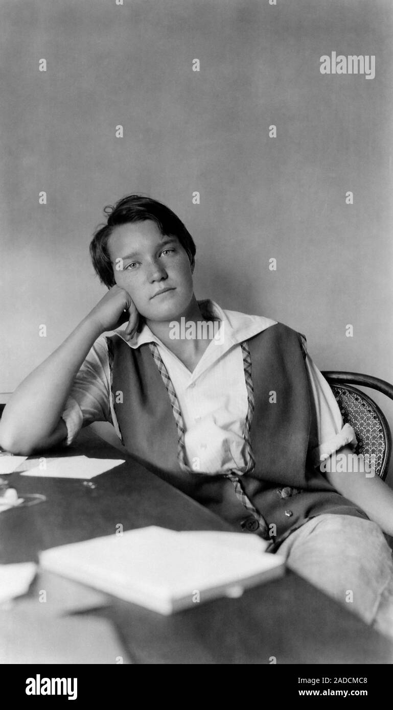 Mary Knight Dunlap (1910-1992), US veterinarian association founder ...