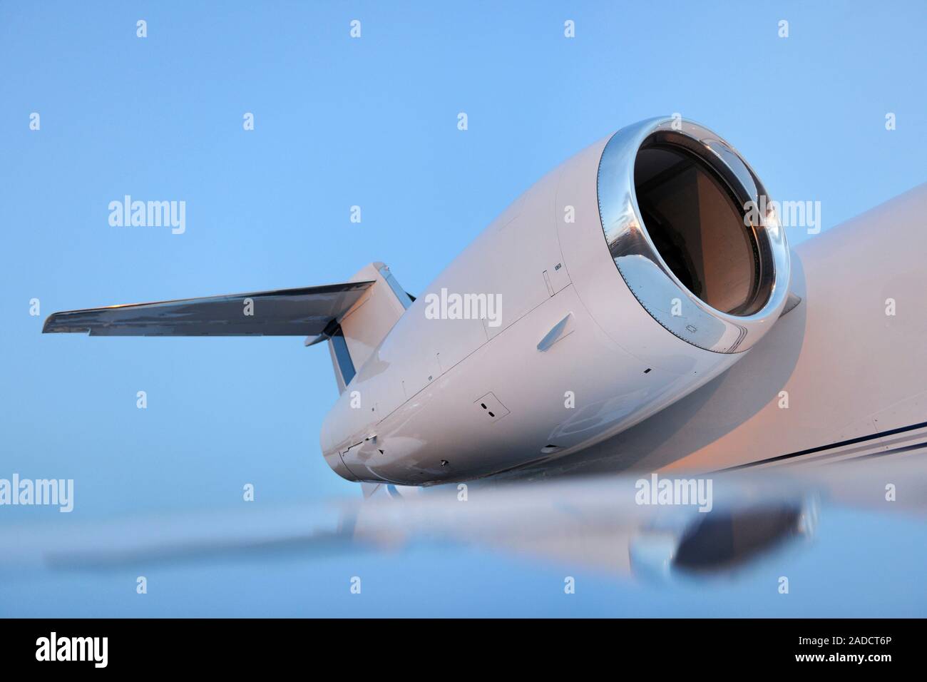 Gulfstream 450 business jet Rolls-Royce Tay 611-8 jet engine cowling ...