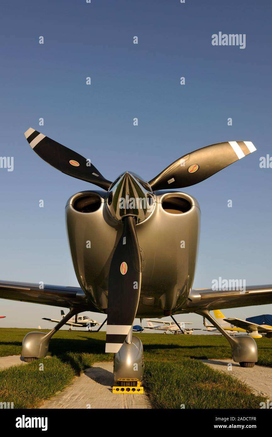 Propeller of Cirrus SR-22 Stock Photo - Alamy