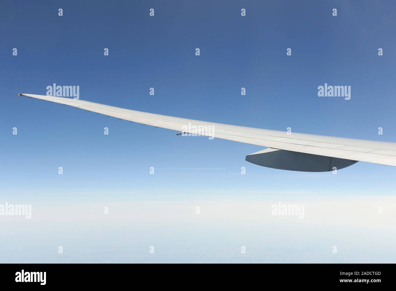 Trailing-edge and boat-fairing on the wing of a Boeing 777-300ER Stock ...