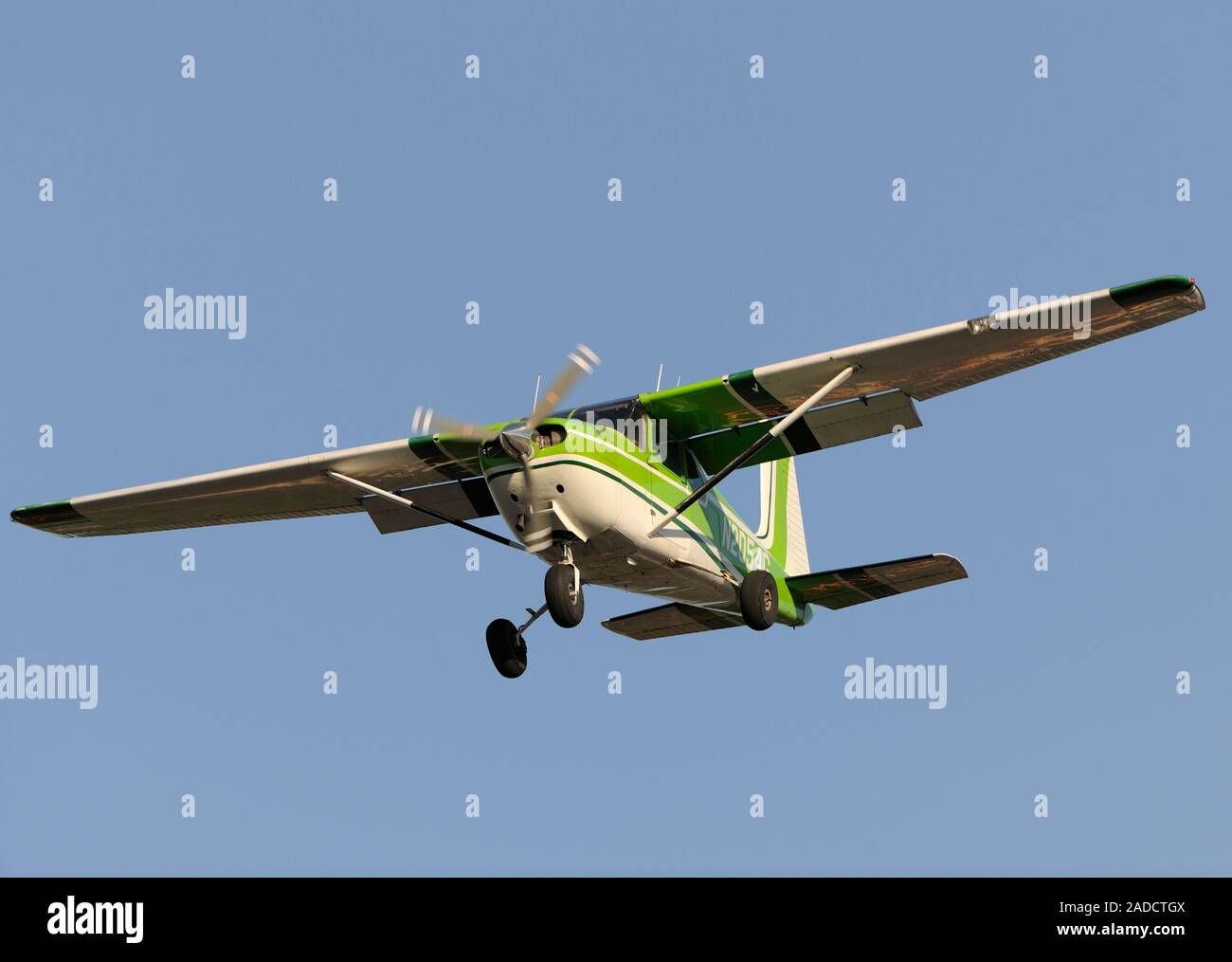 Cessna 182A Skylane on final approach before landing Stock Photo - Alamy